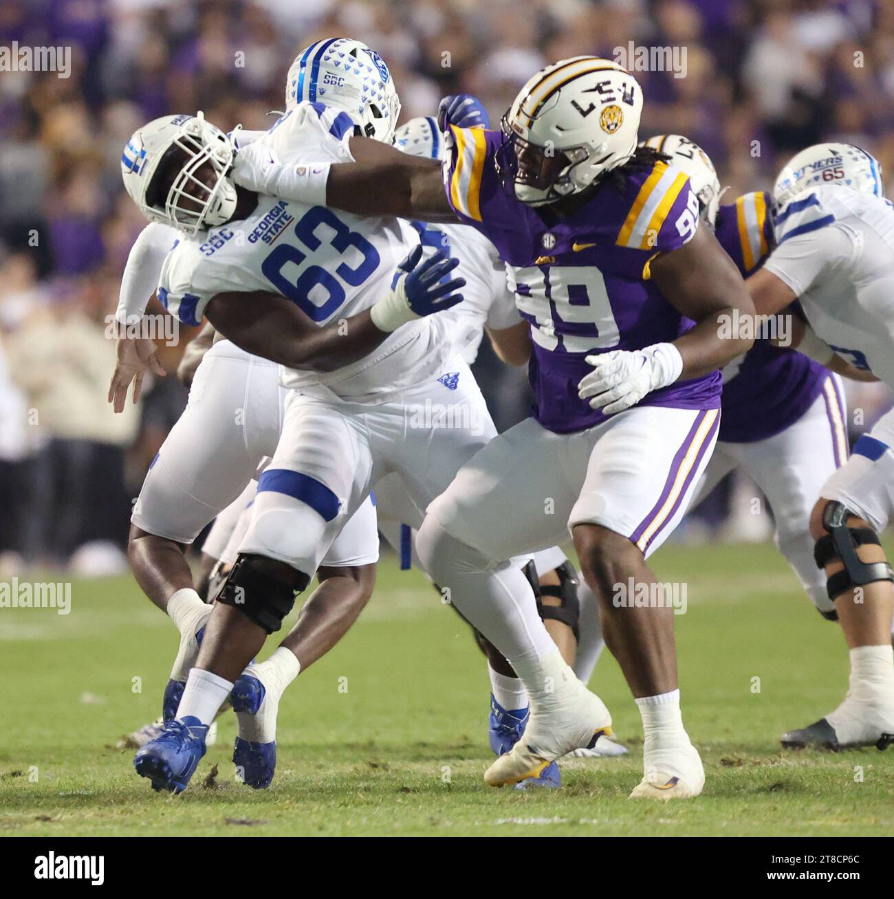 Baton Rouge, USA. 19th Nov, 2023. LSU Tigers defensive tackle Jordan ...