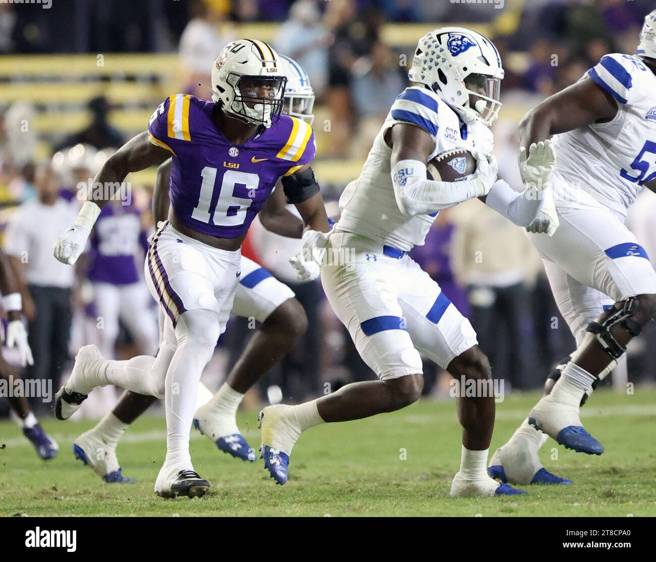 Baton Rouge, USA. 19th Nov, 2023. LSU Tigers defensive end Da'Shawn ...