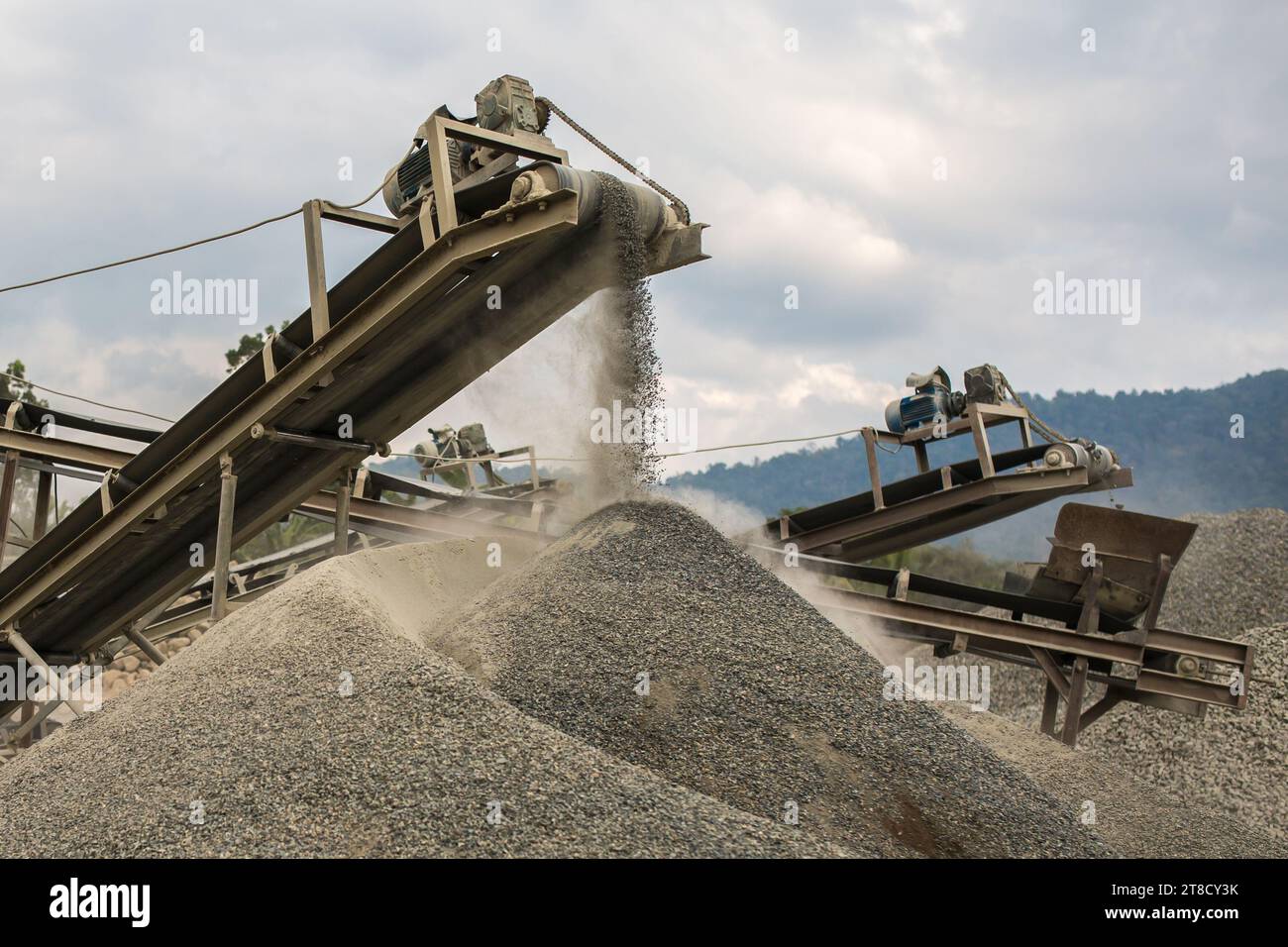 Heavy machinery works at the quarry Stock Photo - Alamy