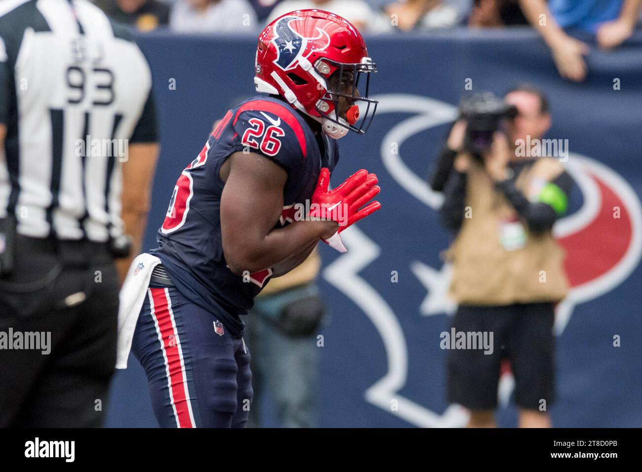 Houston, TX, USA. 19th Nov, 2023. Houston Texans running back Devin ...