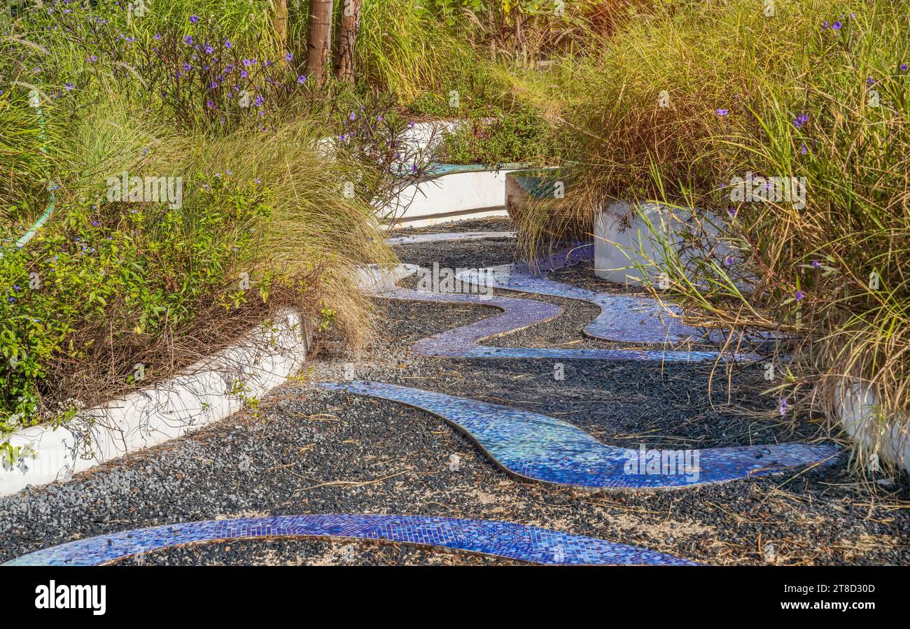 Mosaic garden pathway hi-res stock photography and images - Alamy