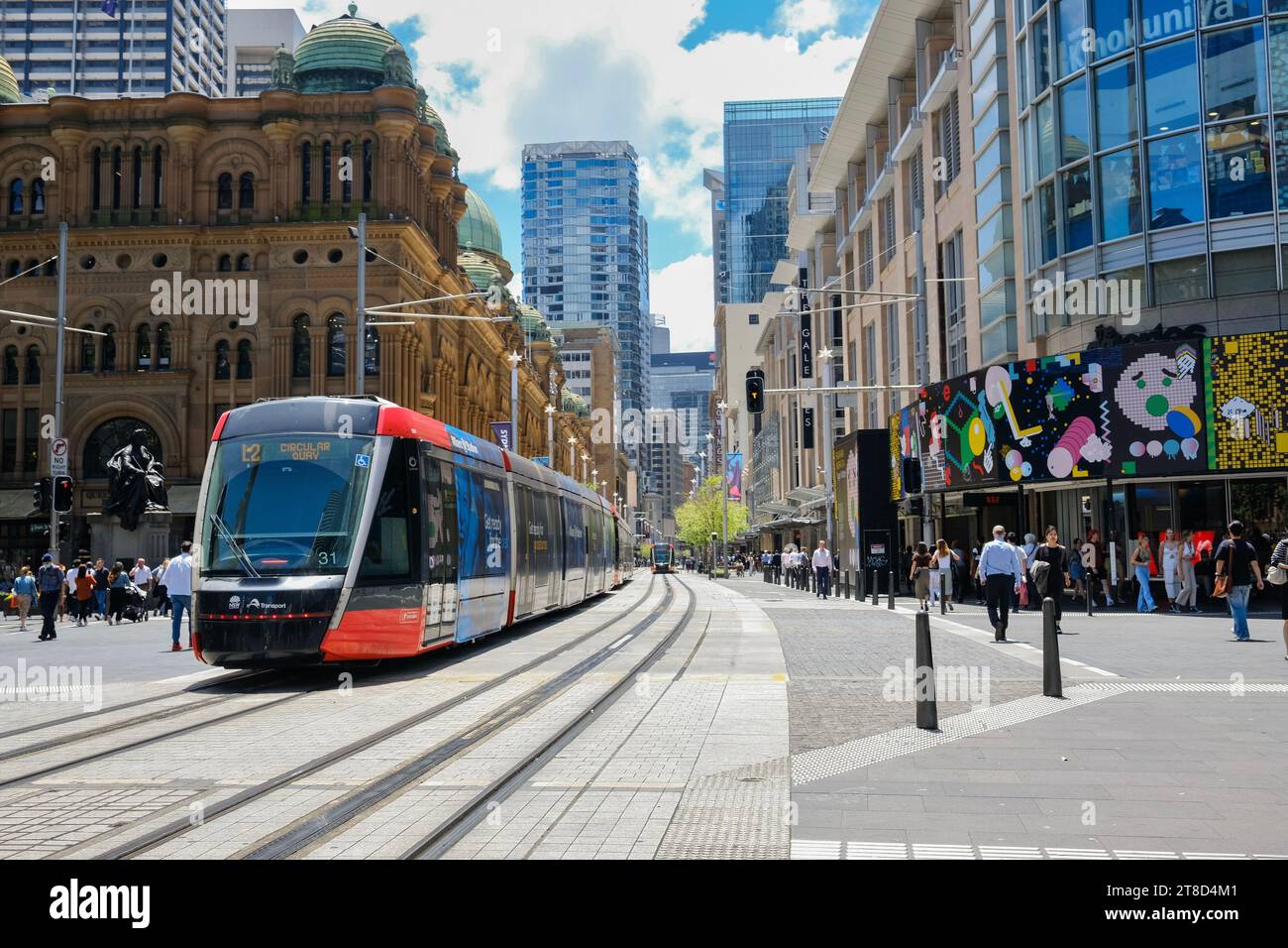Traffic passes city hall building hi-res stock photography and images ...