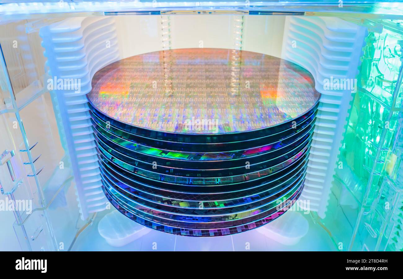 Silicon Wafer Under Cleanroom Fabrication in plastic holder box Stock ...