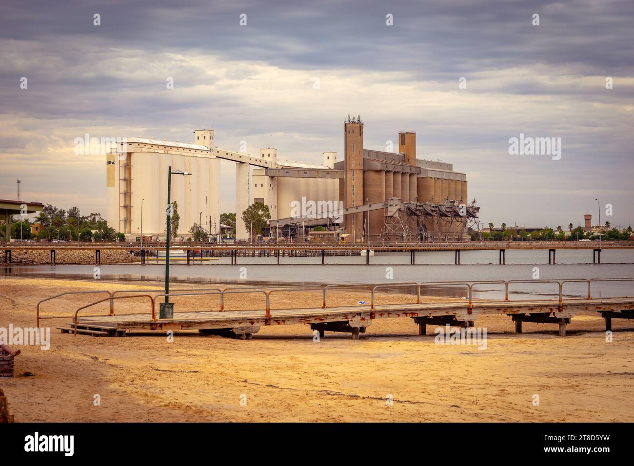 Port Pirie, SA, Australia - Industrial port silo buildings Stock Photo ...