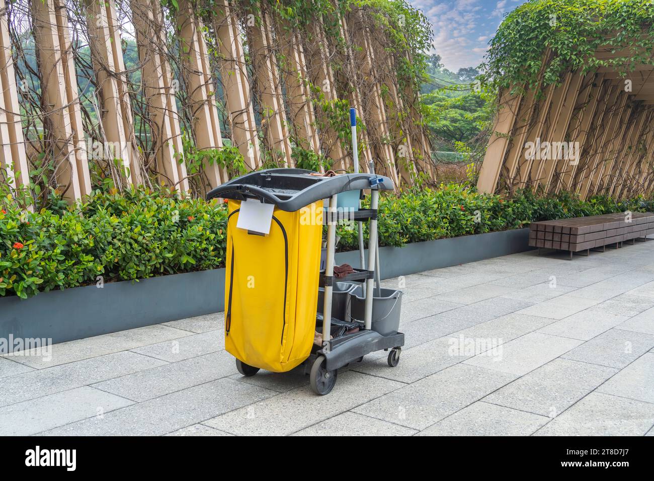 Mop buckets trolley hi-res stock photography and images - Alamy
