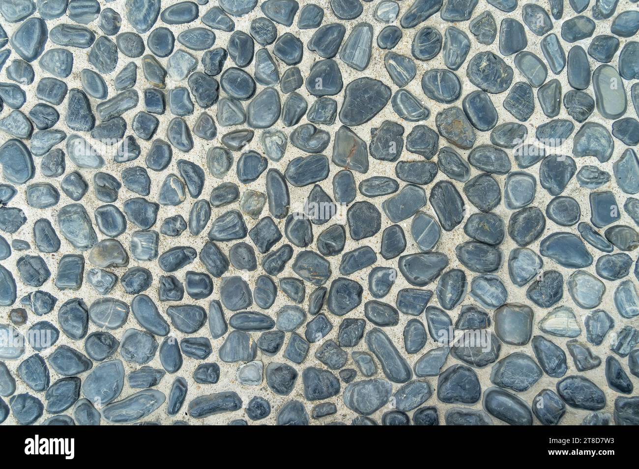 Pebble stone path walkway vertical hi-res stock photography and images ...