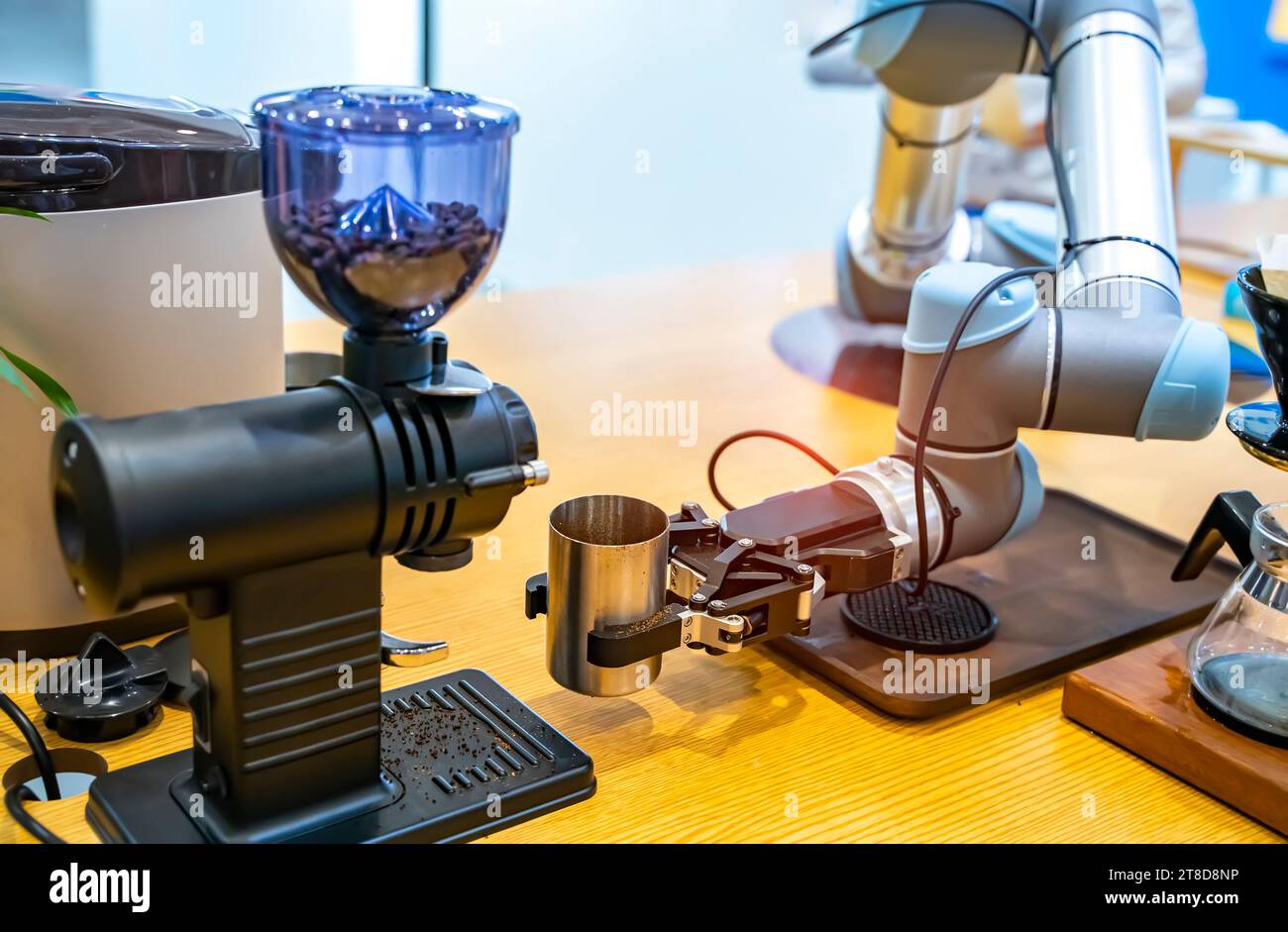 Robotic coffee making machine hi-res stock photography and images - Alamy