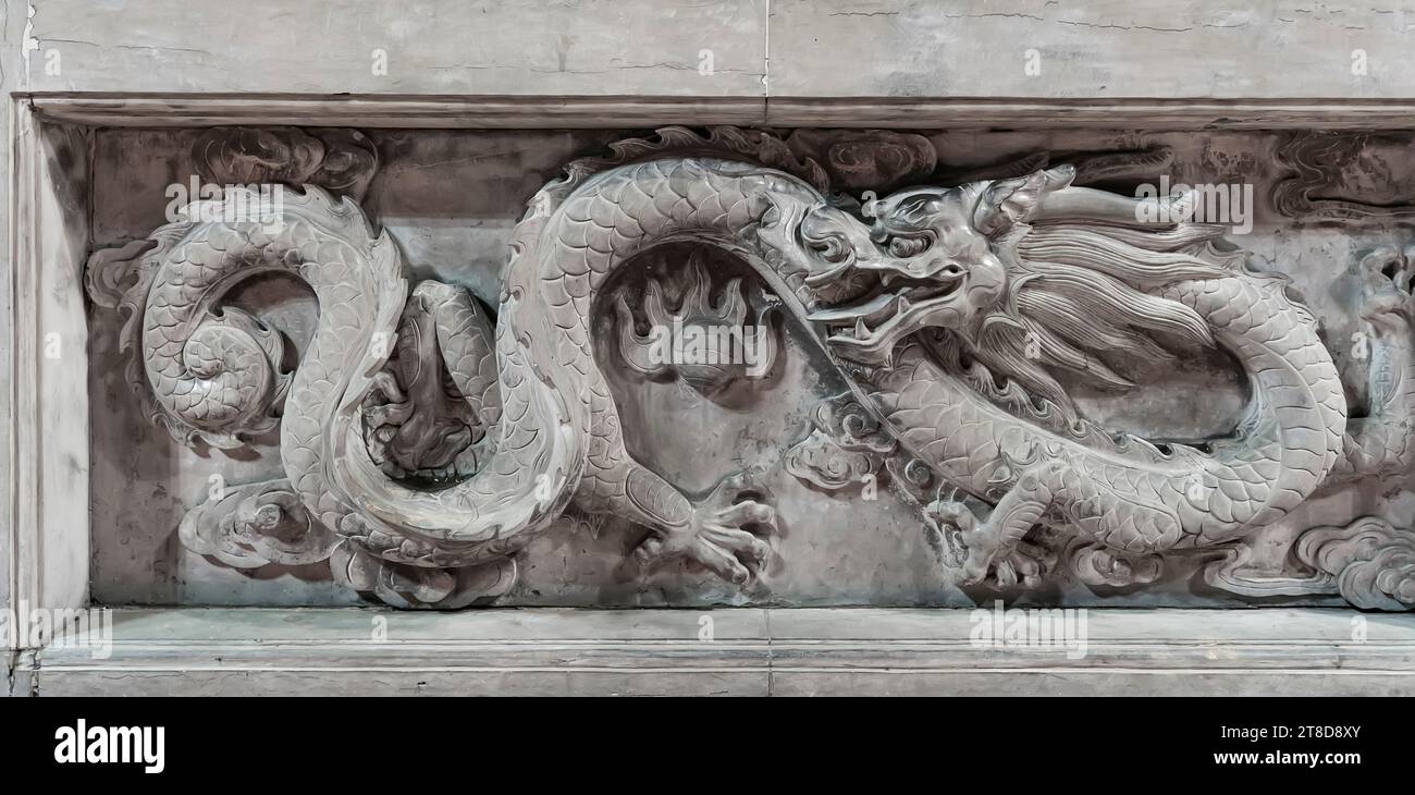 Real Chinese Dragon in a temple in Peking, China Stock Photo - Alamy
