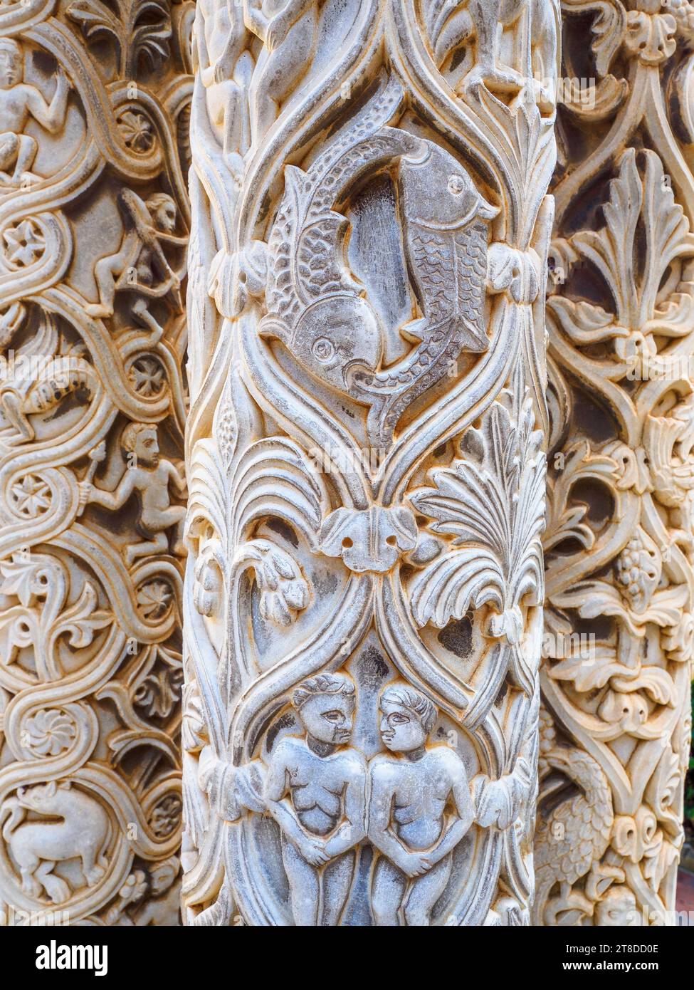 Catholic column hi-res stock photography and images - Alamy