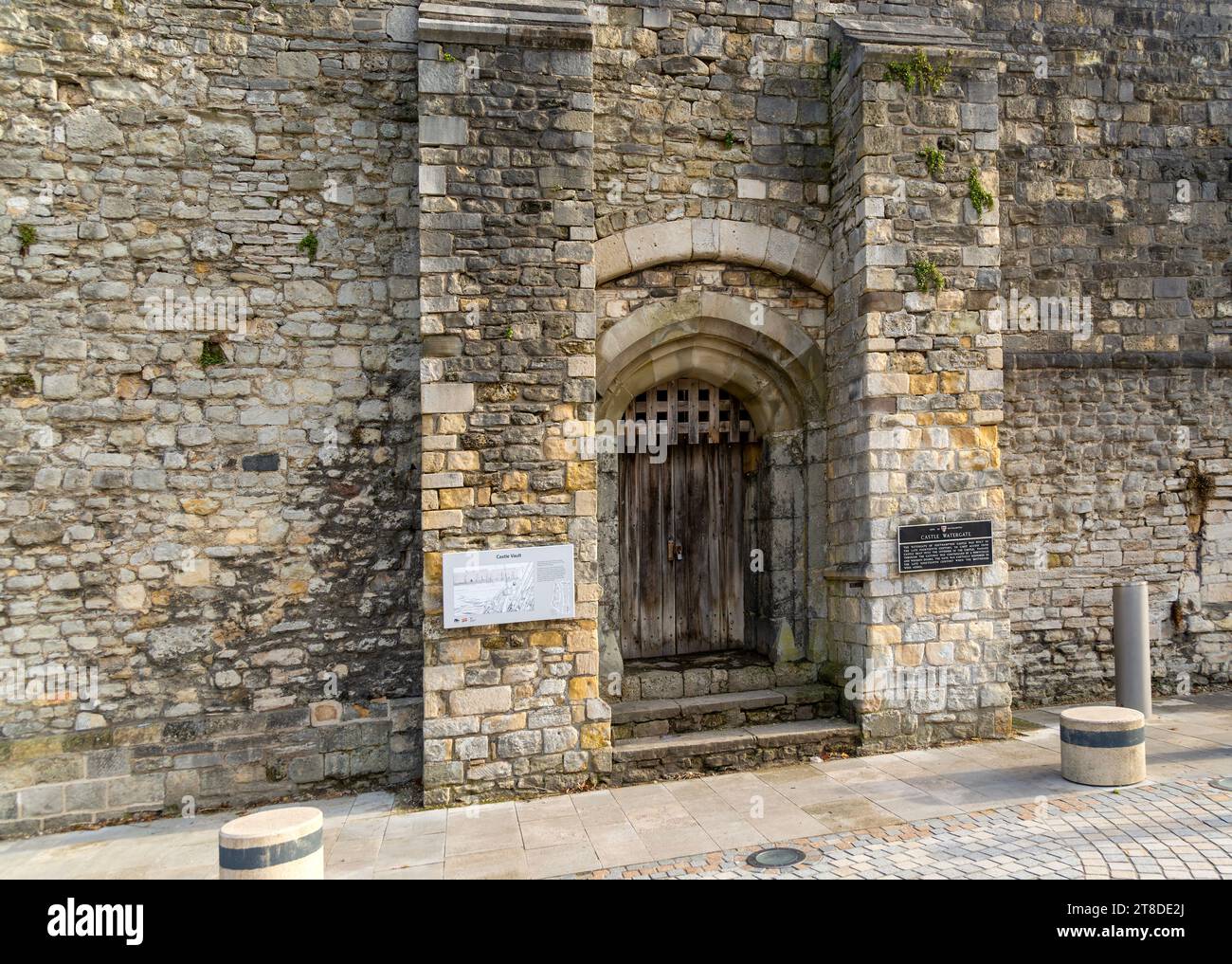 Medieval city walls, Castle Watergate, Southampton, Hampshire, England ...