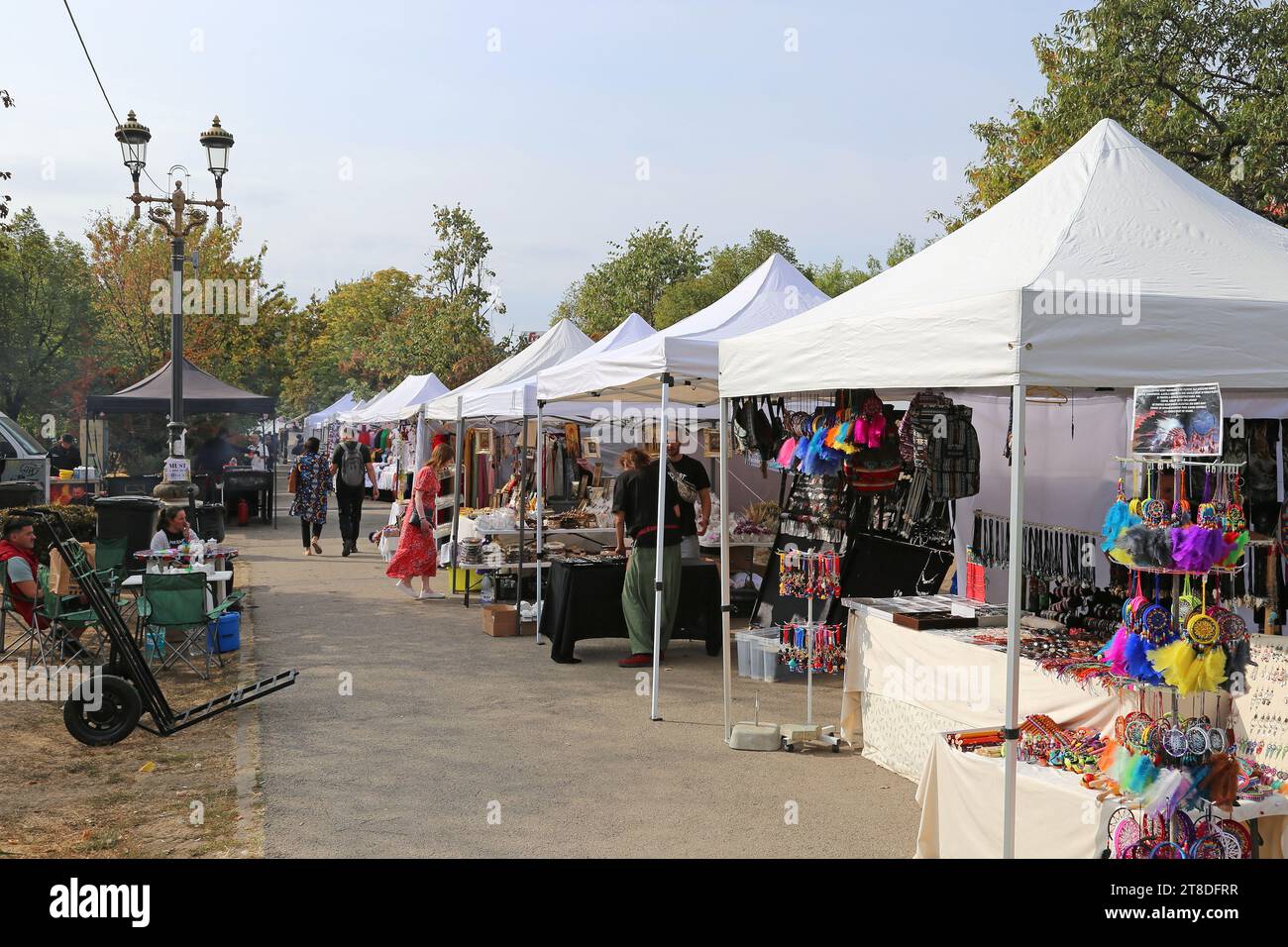 Souvenir stalls, Parcul Unirii (Union Park), Piața Unirii (Union Square ...