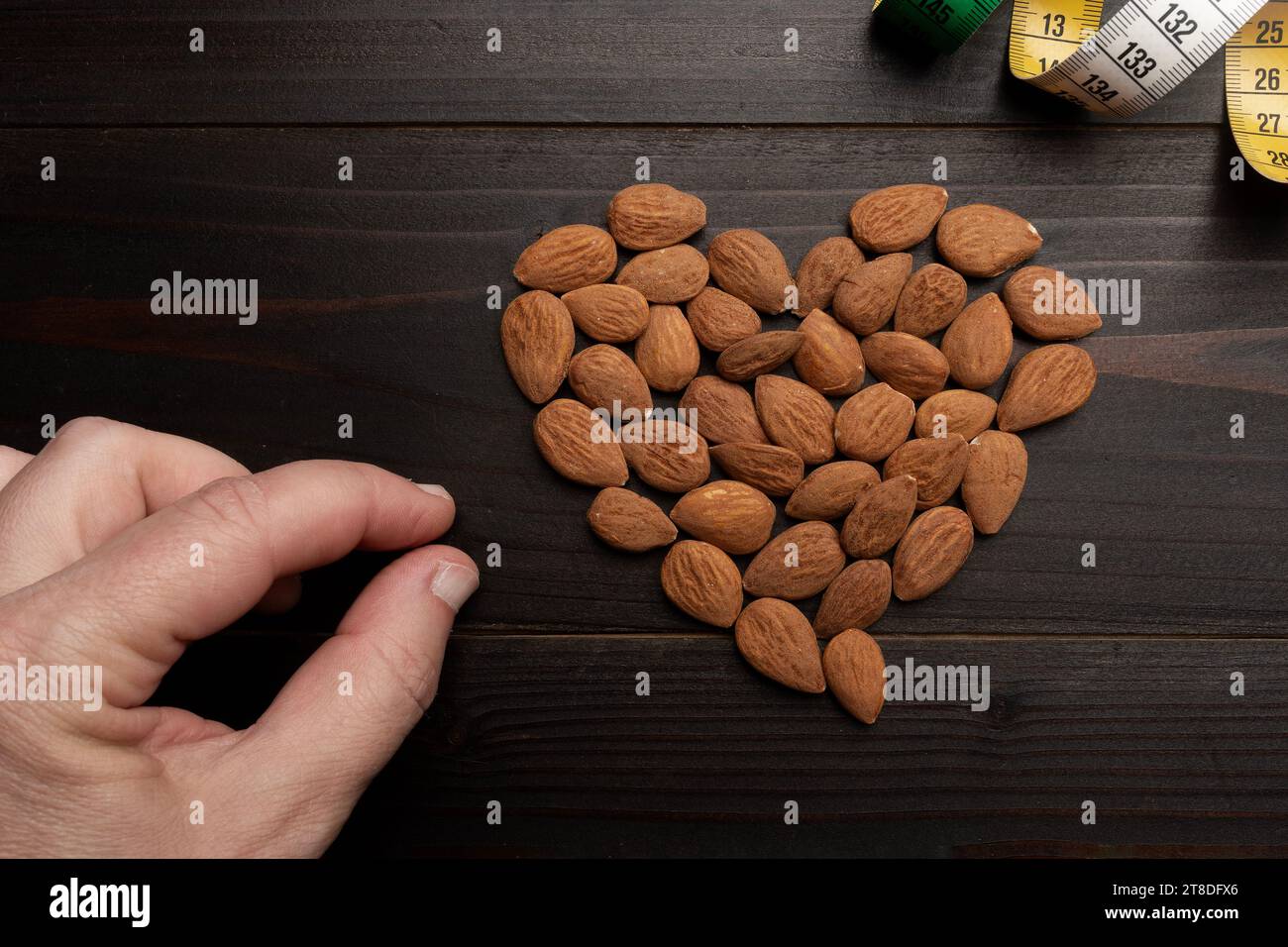 Bunch of almonds hi-res stock photography and images - Alamy