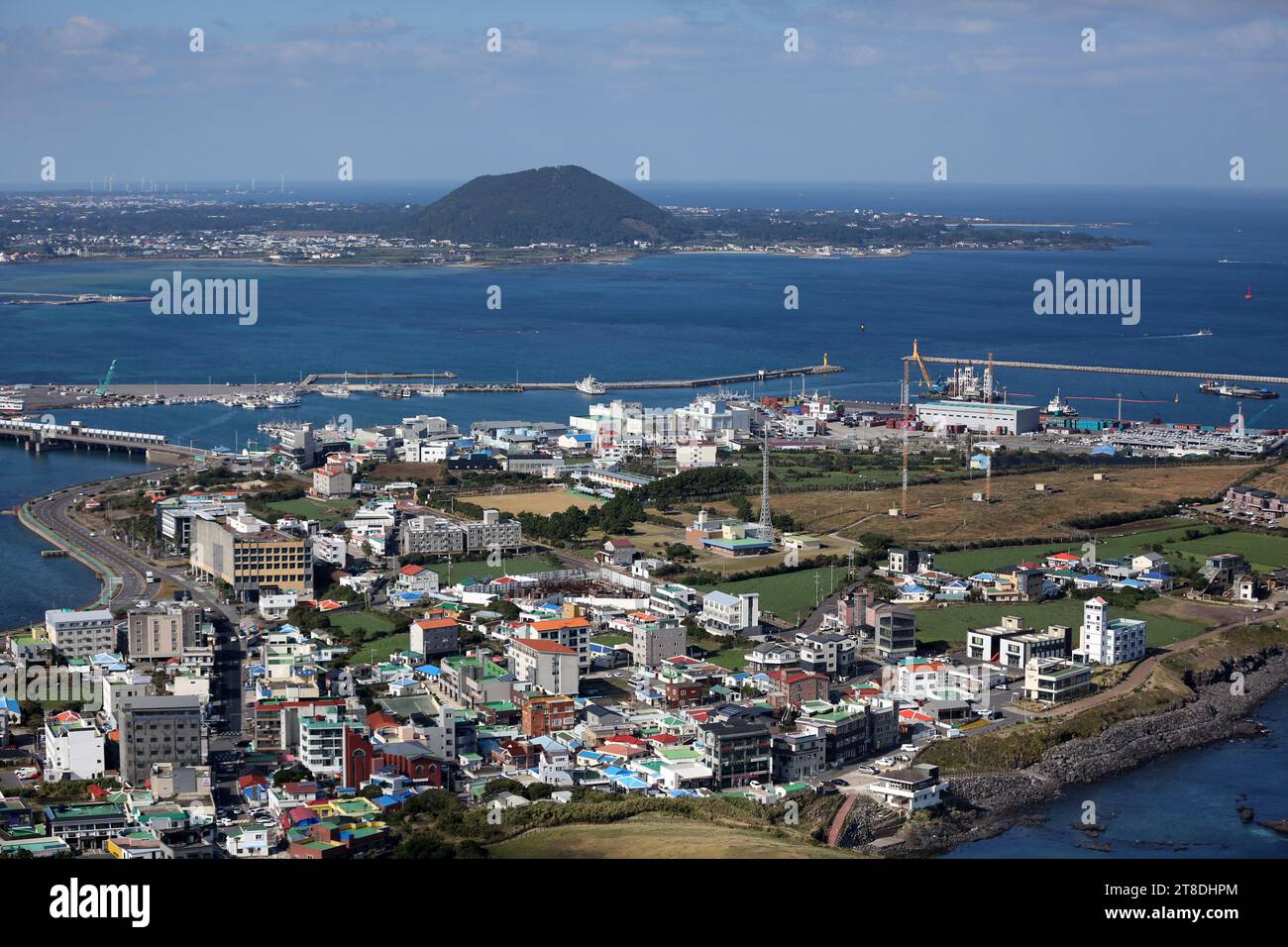 Jeju. 19th Nov, 2023. This photo taken on Nov. 19, 2023 shows a view of ...