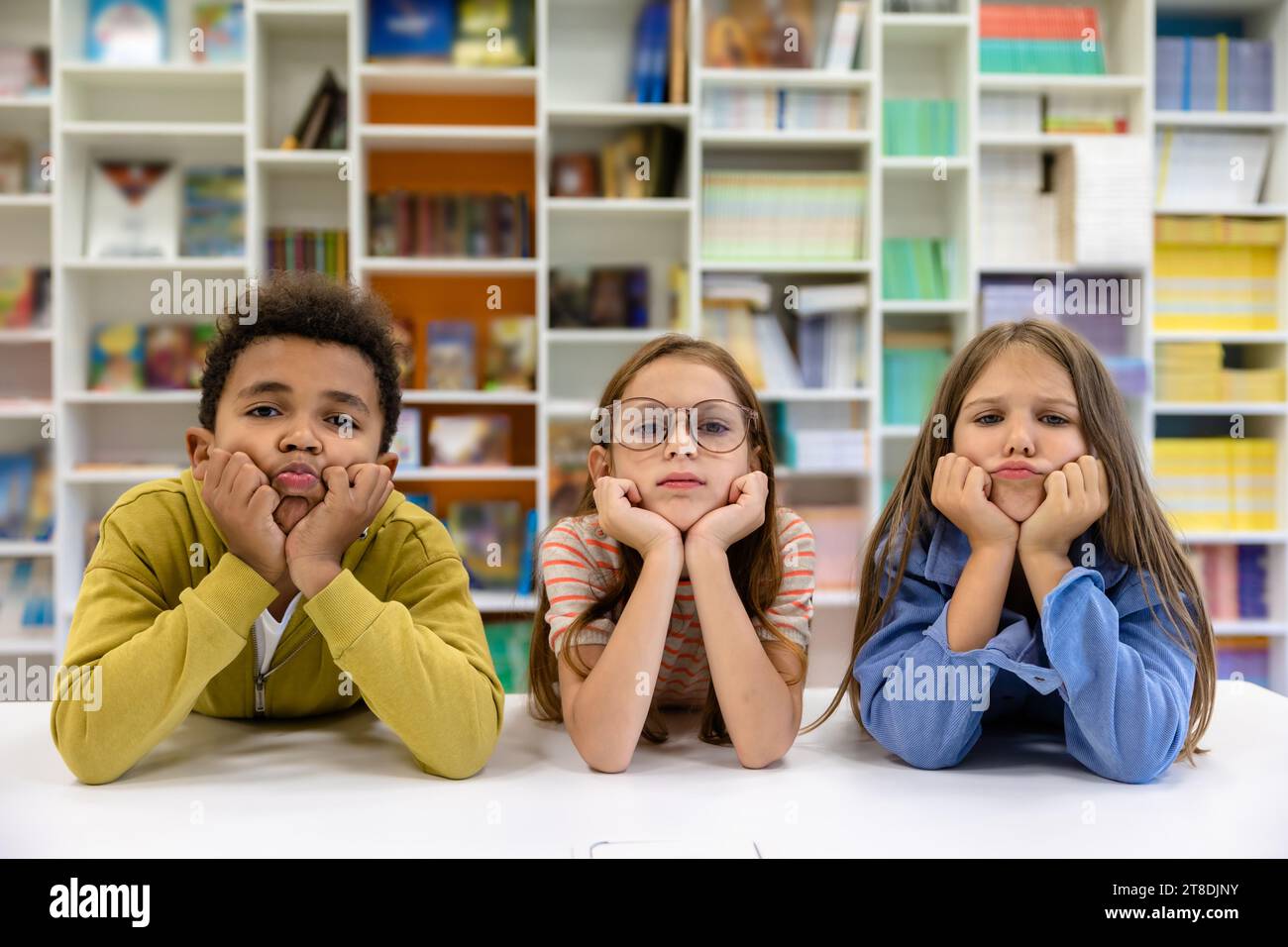 Bored pupils classroom hi-res stock photography and images - Alamy