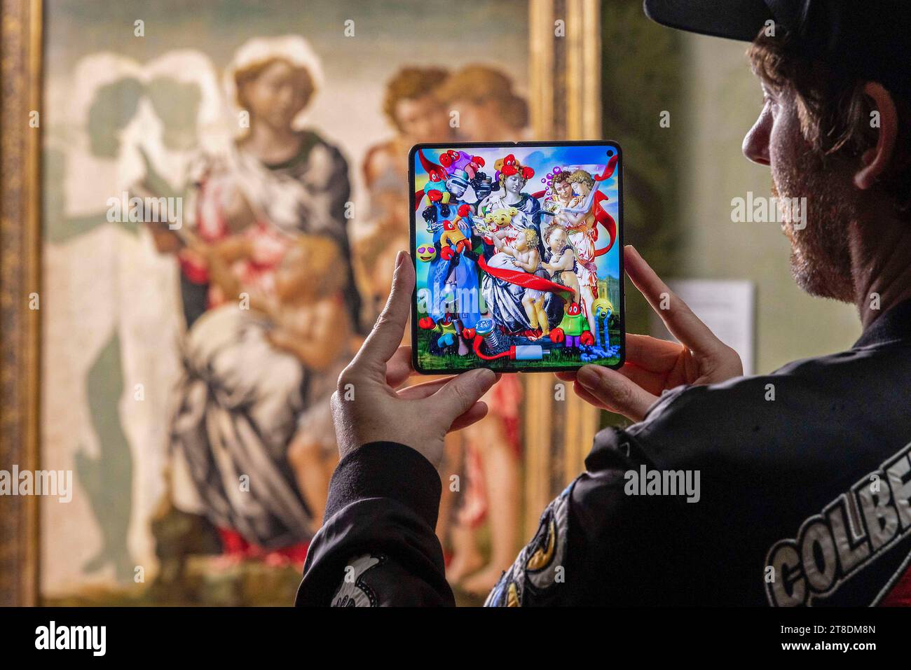 Oneplus open hi-res stock photography and images - Alamy