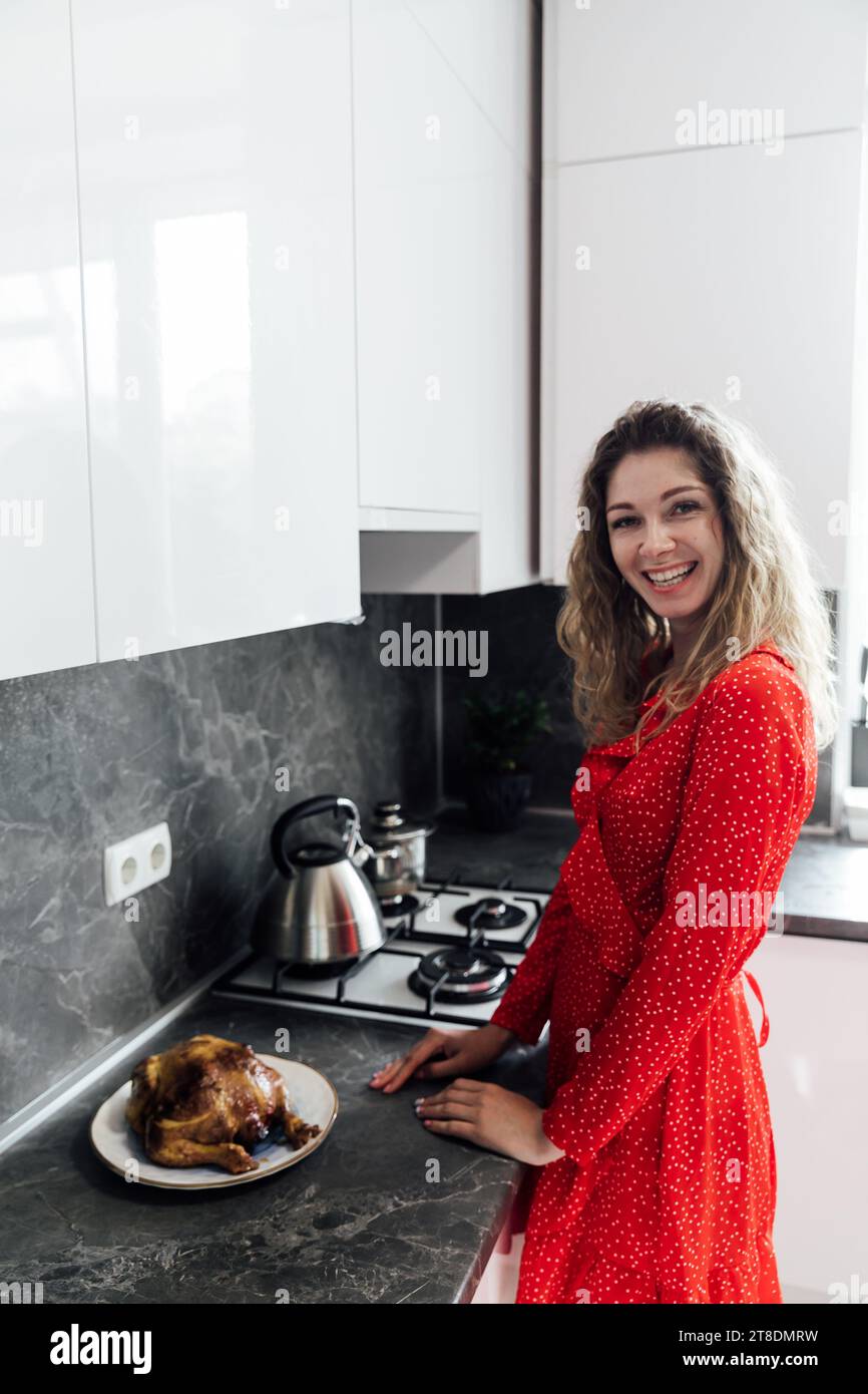 Woman housewife pinup young hi-res stock photography and images - Alamy