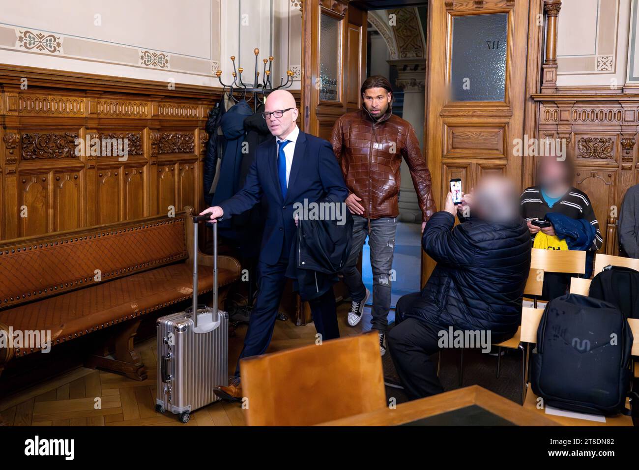 Bremen, Germany. 20th Nov, 2023. Tim Wiese enters the courtroom at ...
