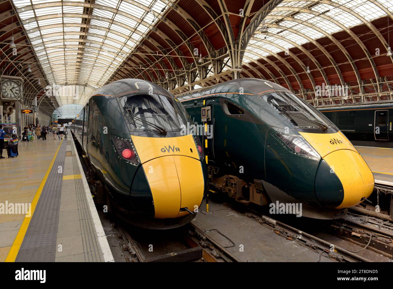 GWR Hitachi 800 class Inter City high speed trains at Paddington ...