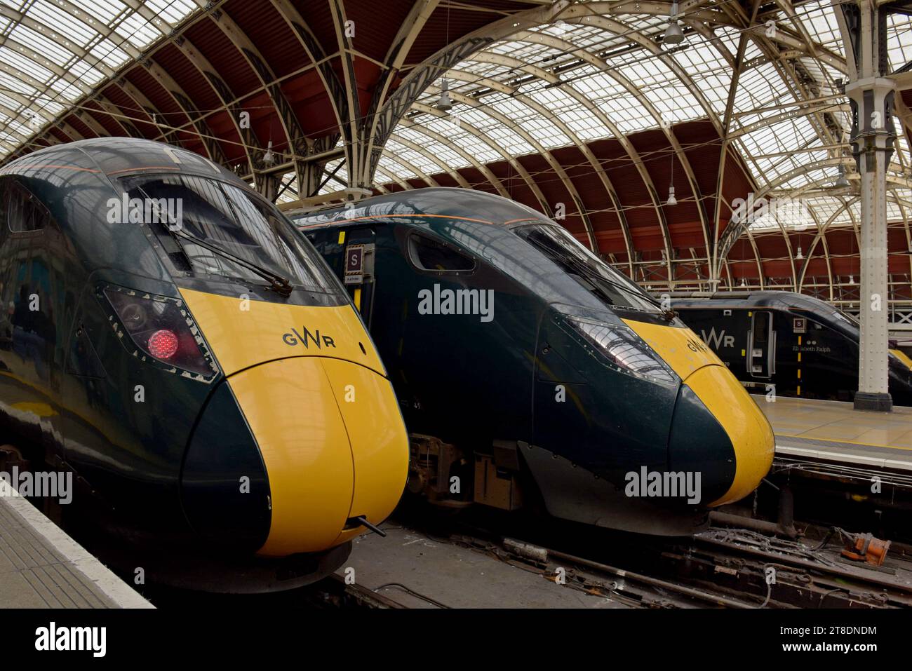 GWR Hitachi 800 class Inter City high speed trains at Paddington ...