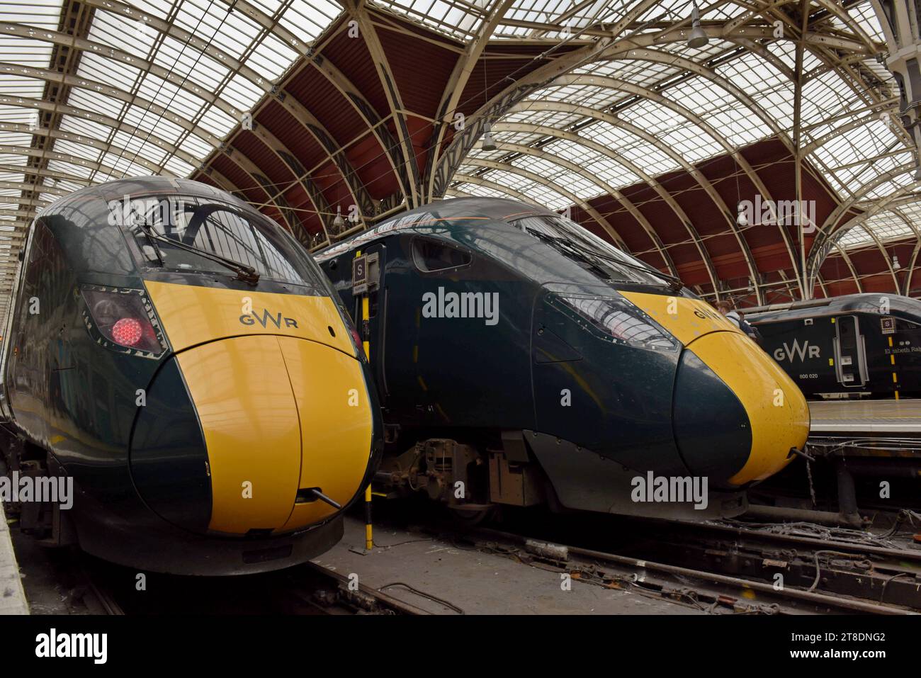 GWR Hitachi 800 class Inter City high speed trains at Paddington ...