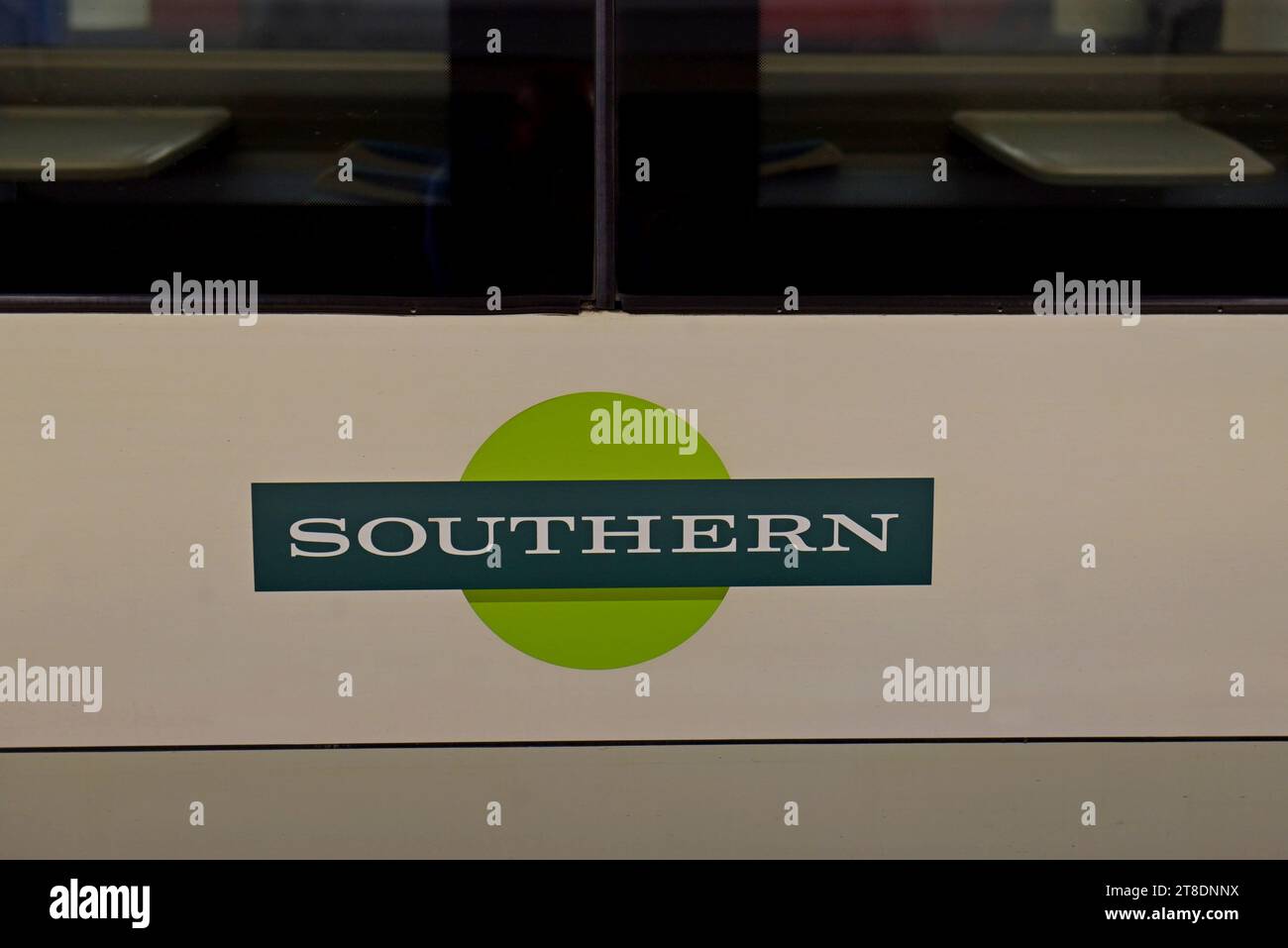 Southern railway logo hi-res stock photography and images - Alamy