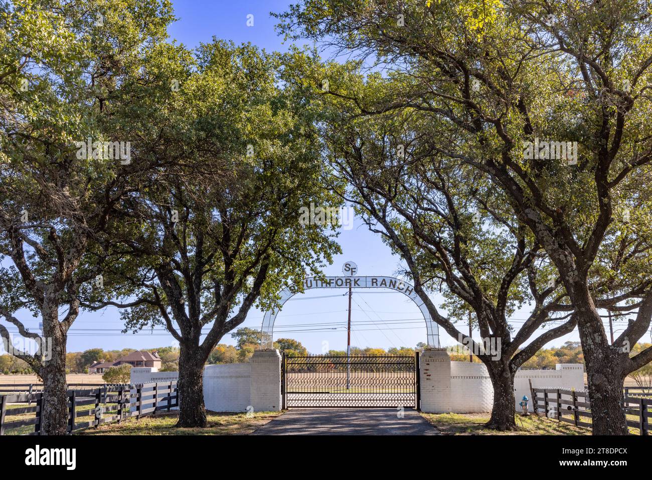 Texas gate ranch hi-res stock photography and images - Alamy