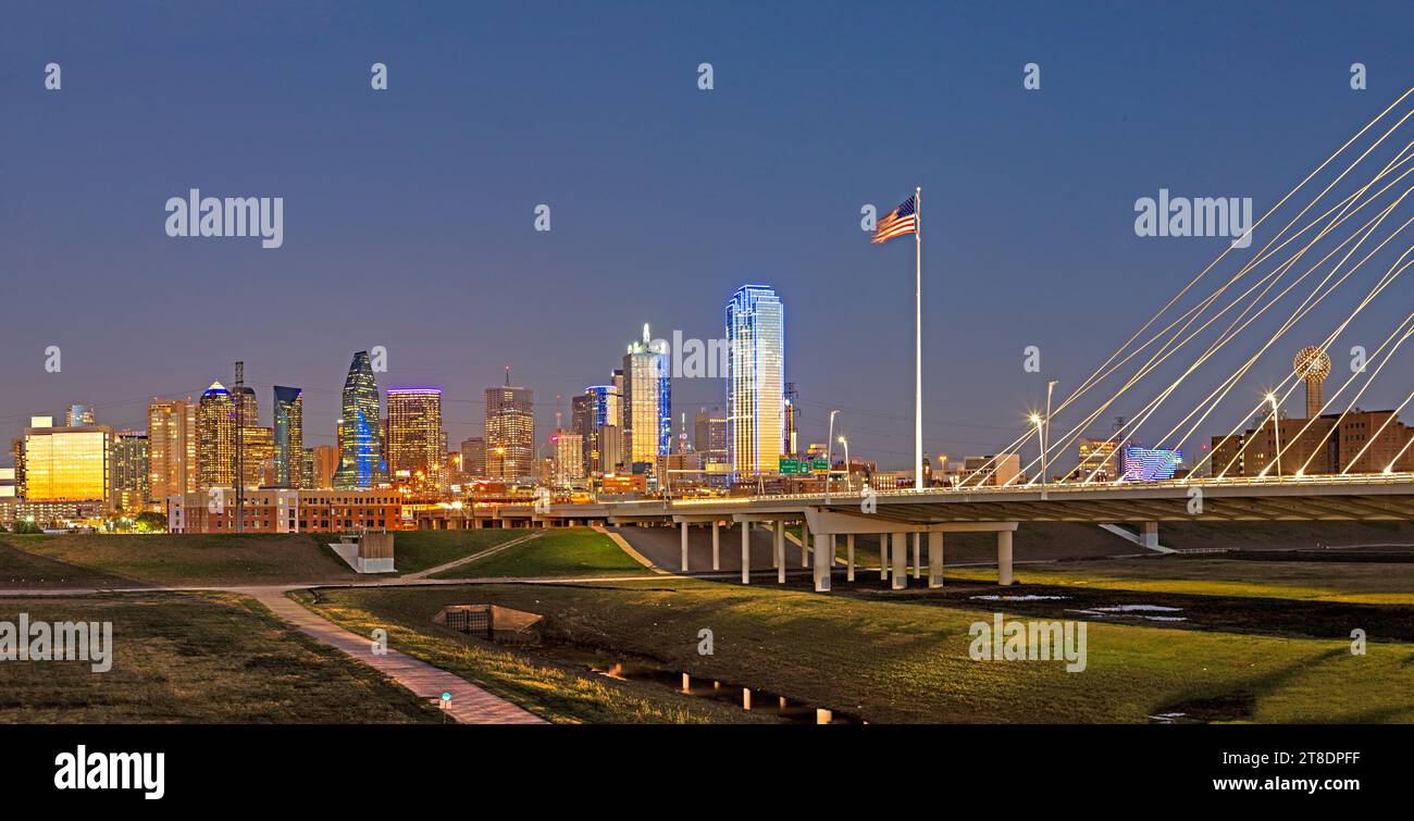 scenic skyline by night in Dallas, Texas, USA Stock Photo - Alamy