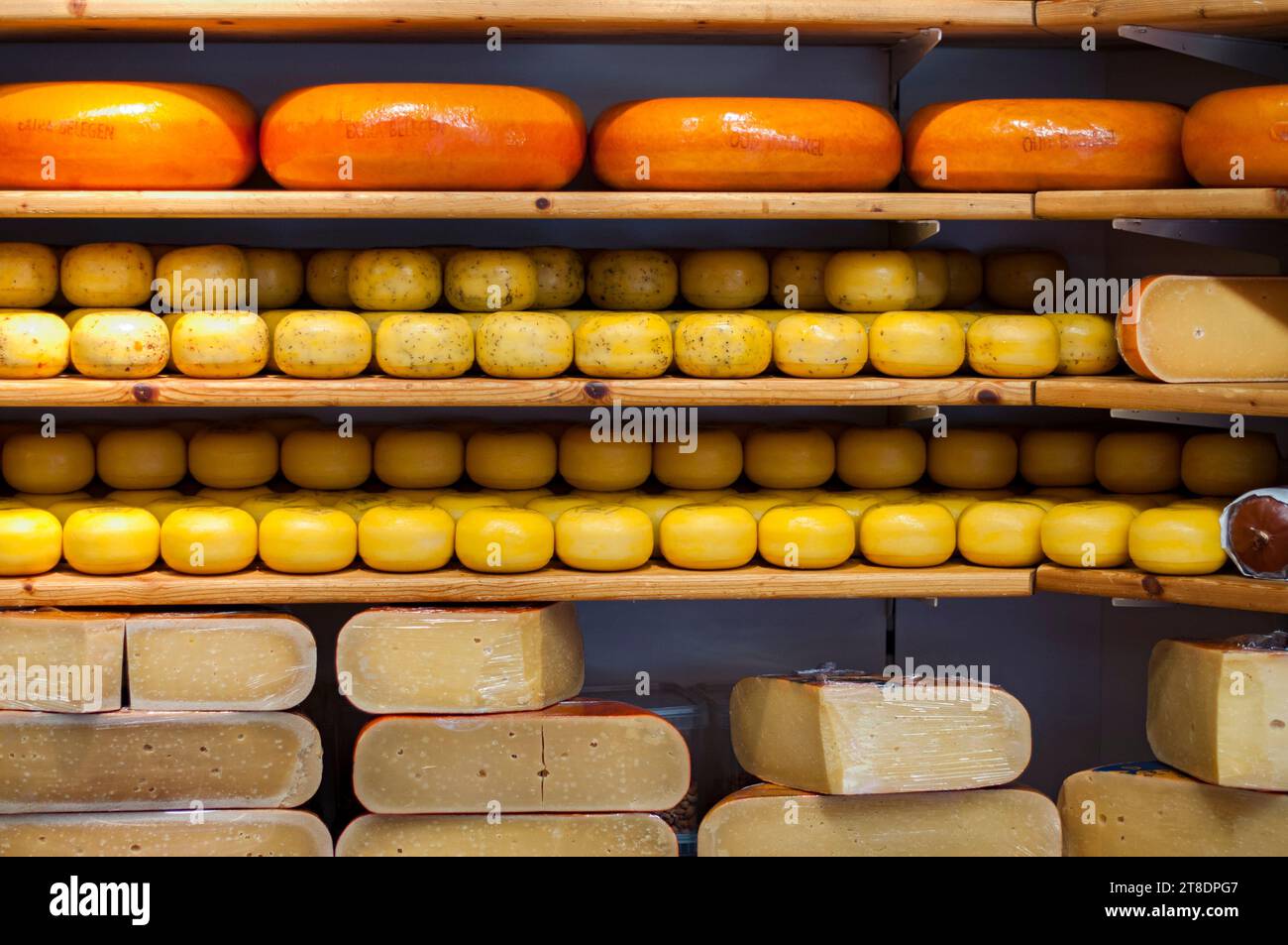 Gouda cheese wheel hi-res stock photography and images - Alamy