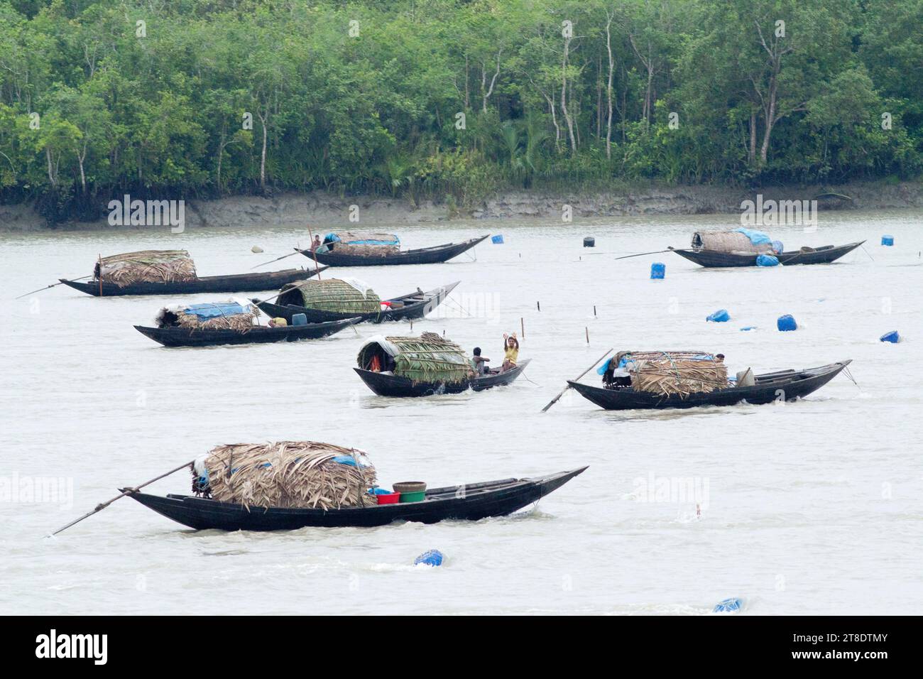 Fishing boats in Sundarban region of Bangladesh Stock Photo - Alamy