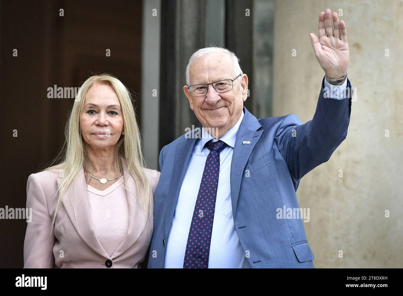Paris, France. 20th Nov, 2023. Former Israeli President Reuven Rivlin (R) arrives with his ...