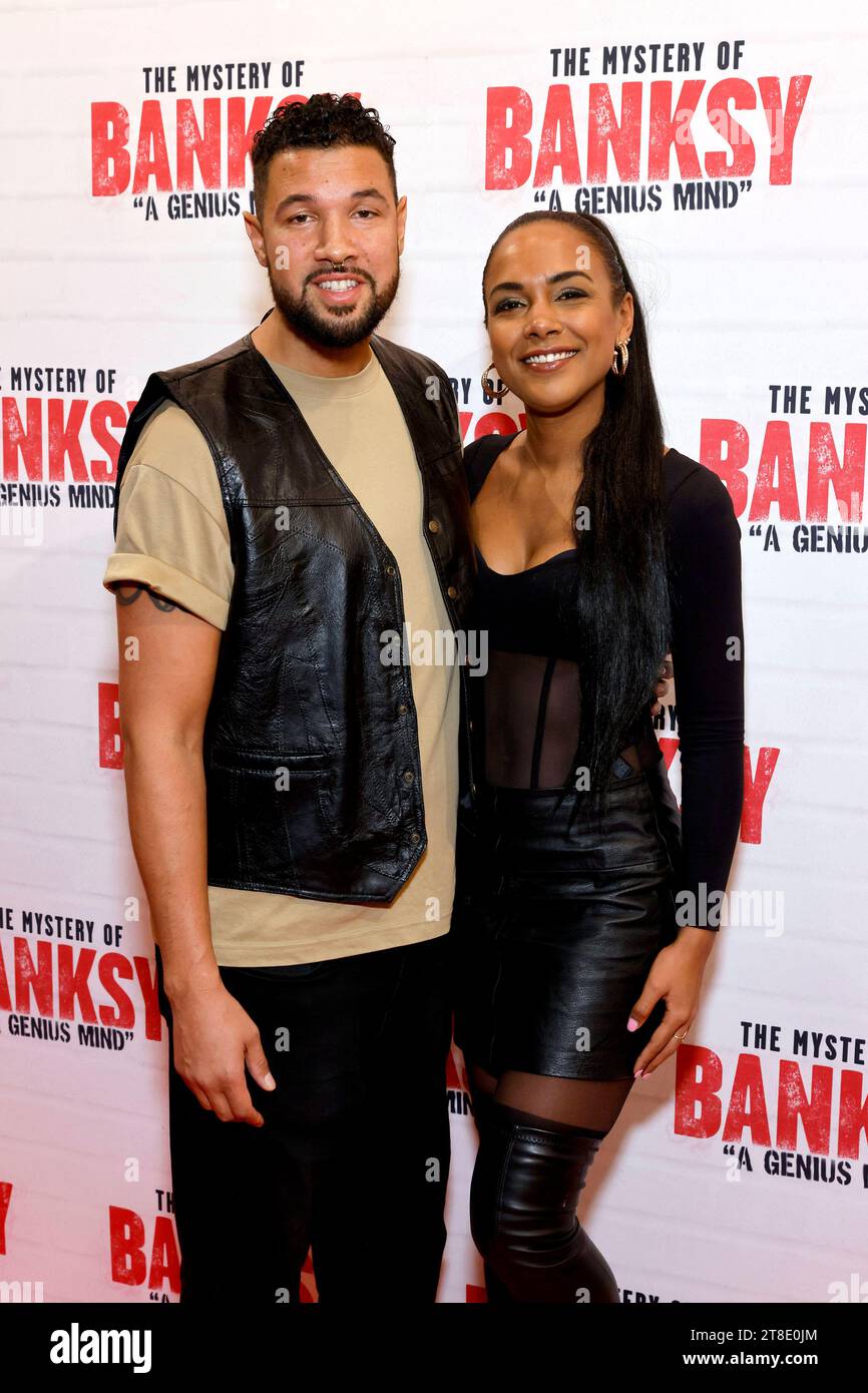 Lionel Richard und Moderatorin Janique Johnson bei der Eröffnung der ...