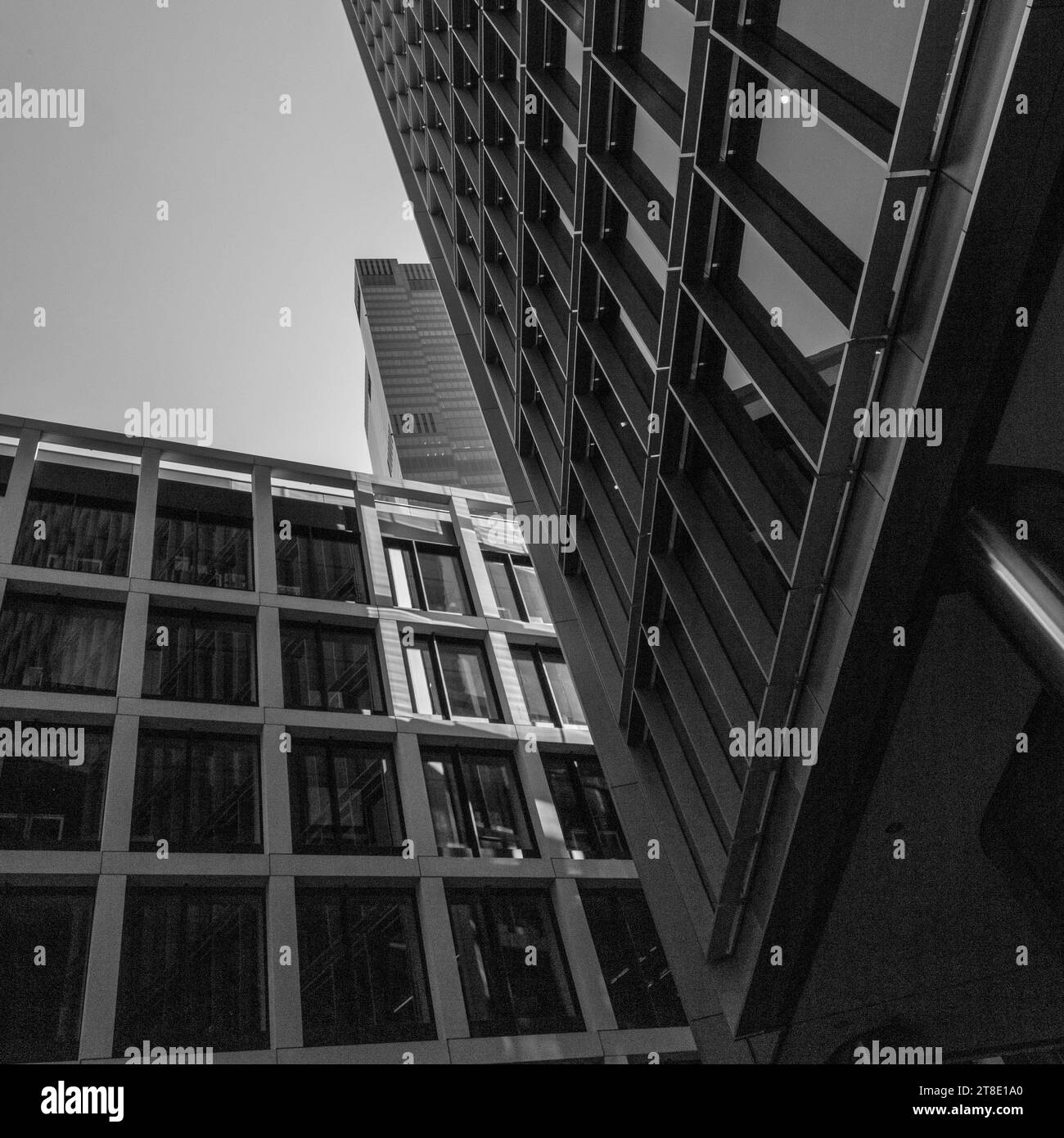 Looking up office block hi-res stock photography and images - Alamy