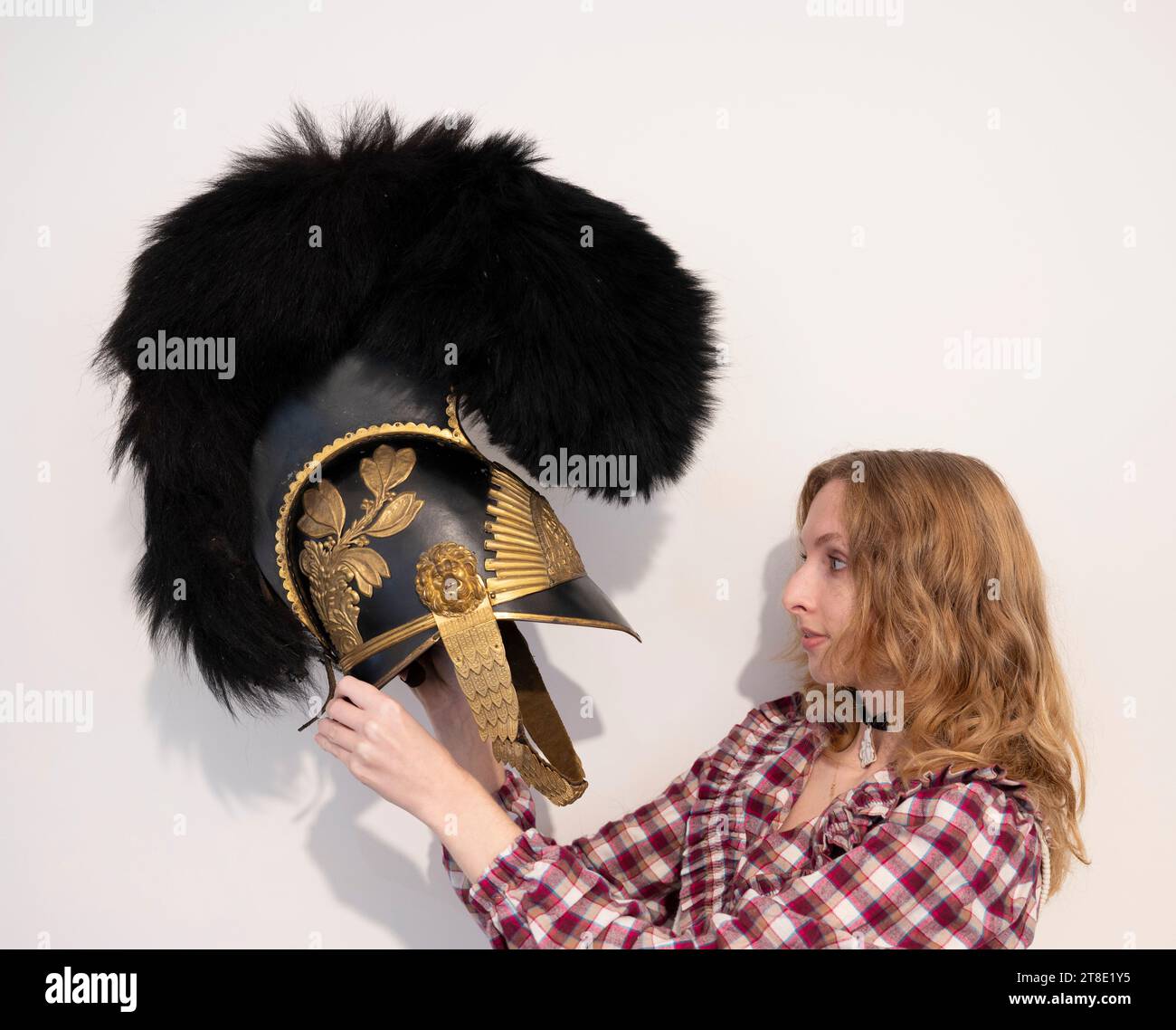 London, UK. 20th Nov, 2023. Bonhams Antique Arms, Armour and Militaria ...