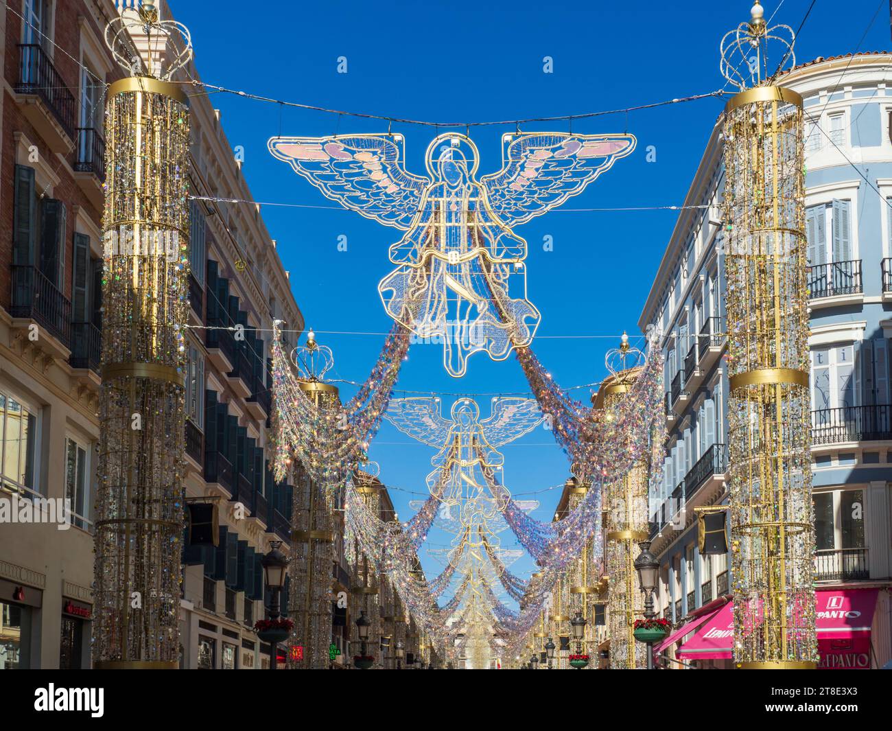 Malaga, Andalucia, Spain. 11/16/2023. Installation of the traditional ...