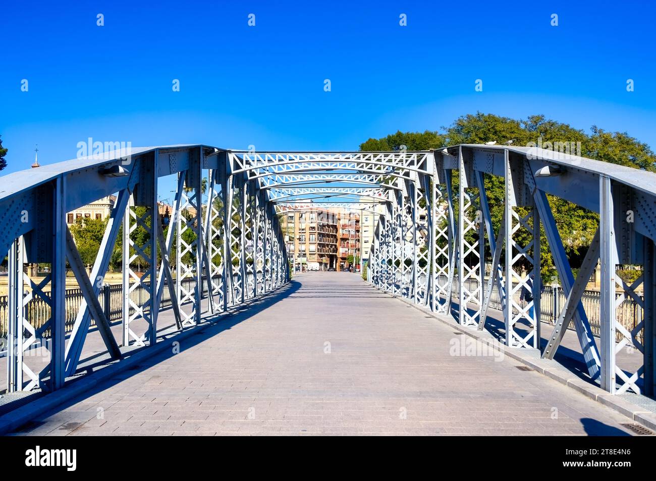 Iron arch bridge over hi-res stock photography and images - Alamy