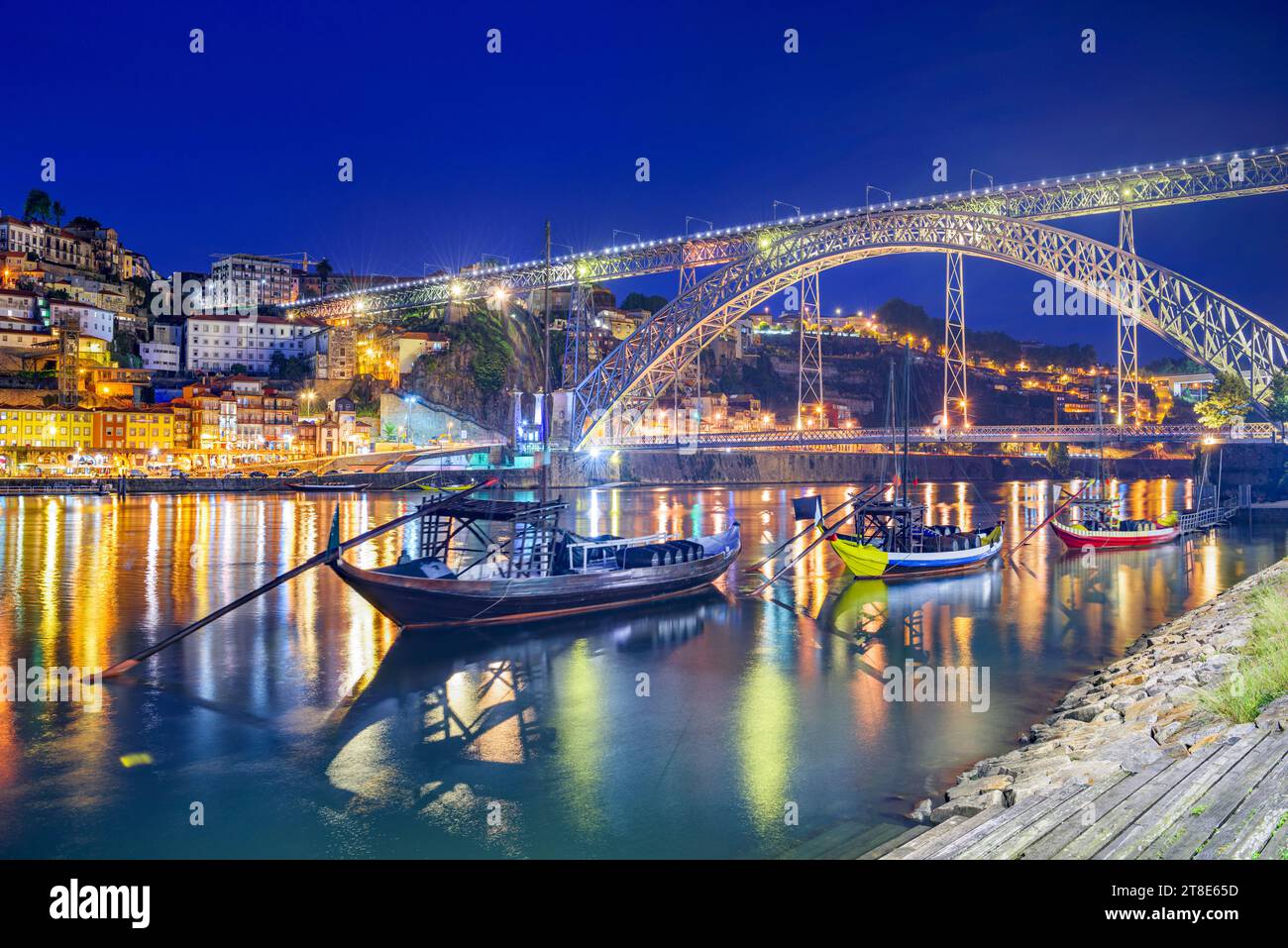 Porto skyline at night hi-res stock photography and images - Alamy