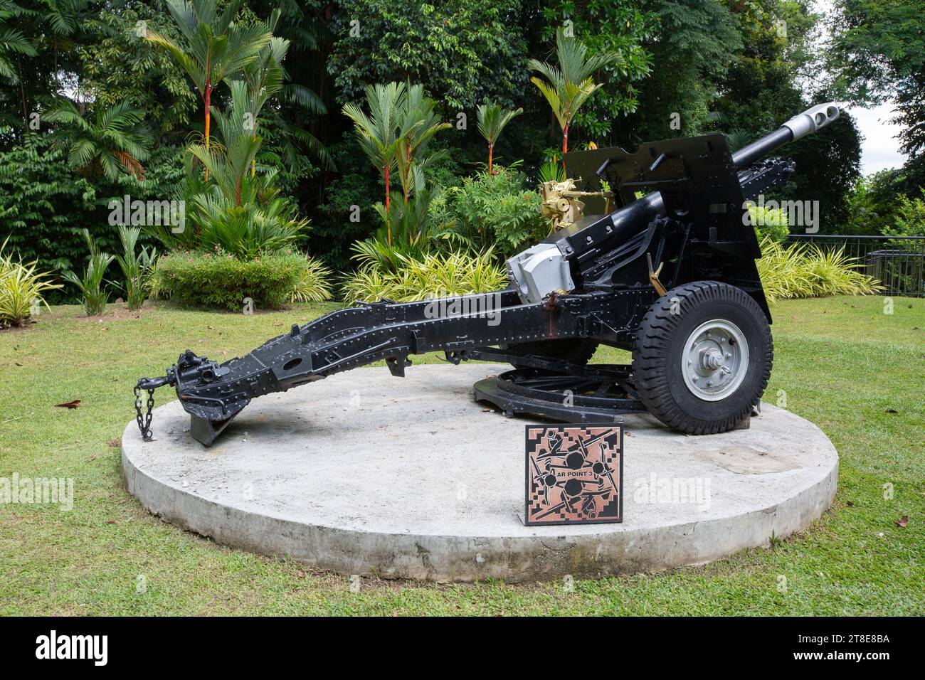 Day shot. Side angle view of 25 pounder Howitzer Gun on display at Fort ...