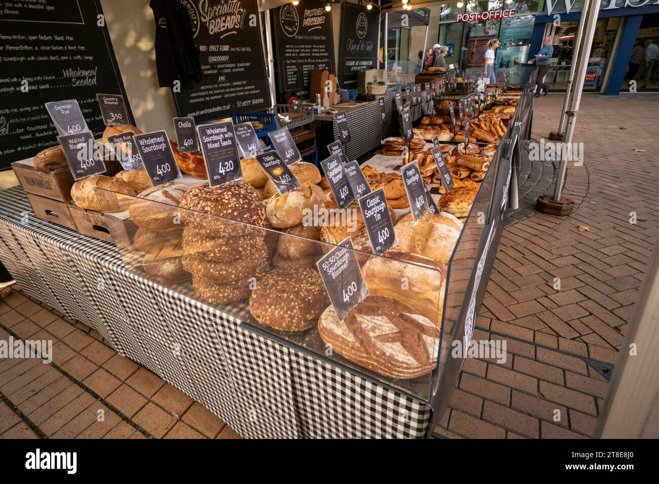 High street market stall hi-res stock photography and images - Alamy