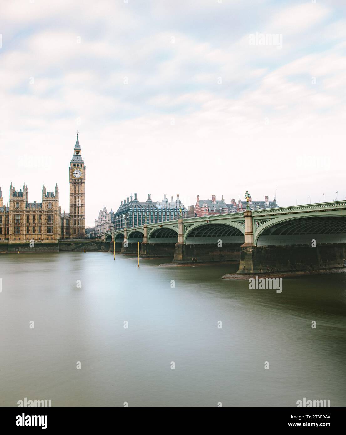 Parliament, Big Ben, Westminster bridge and river Thames Stock Photo - Alamy