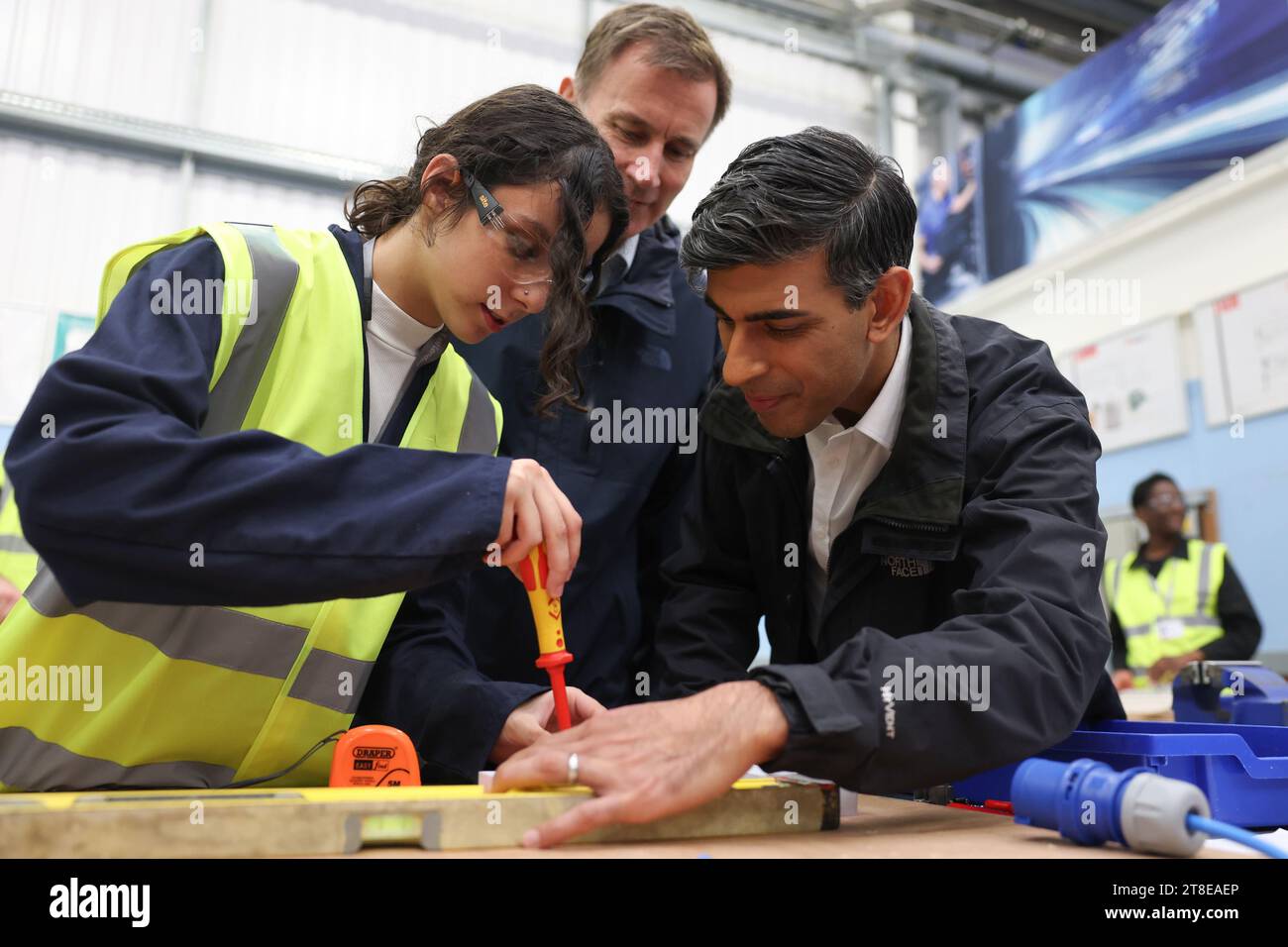 Prime Minister Rishi Sunak (right) and Chancellor of the Exchequer ...