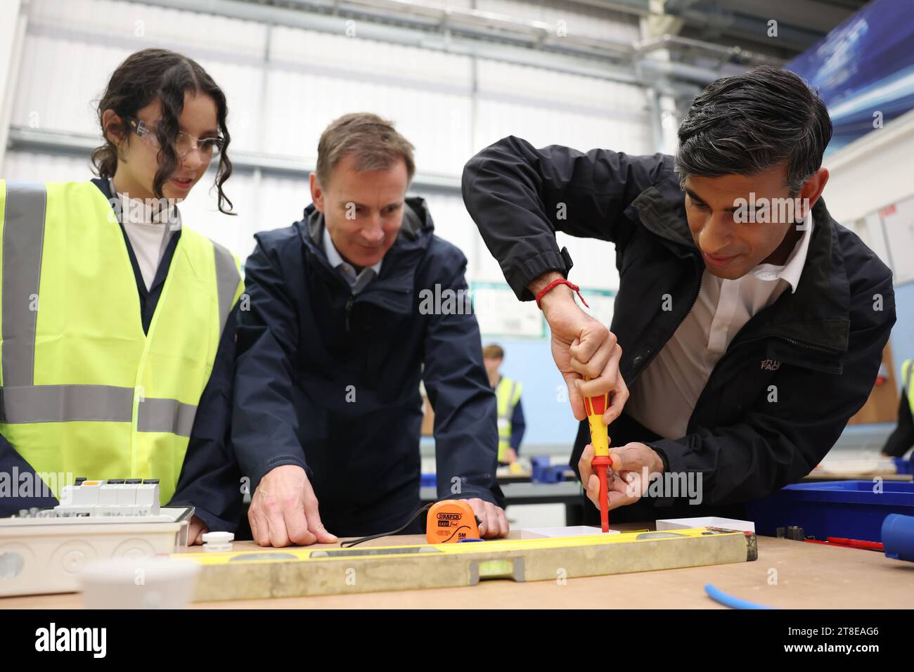 Prime Minister Rishi Sunak (right) and Chancellor of the Exchequer ...