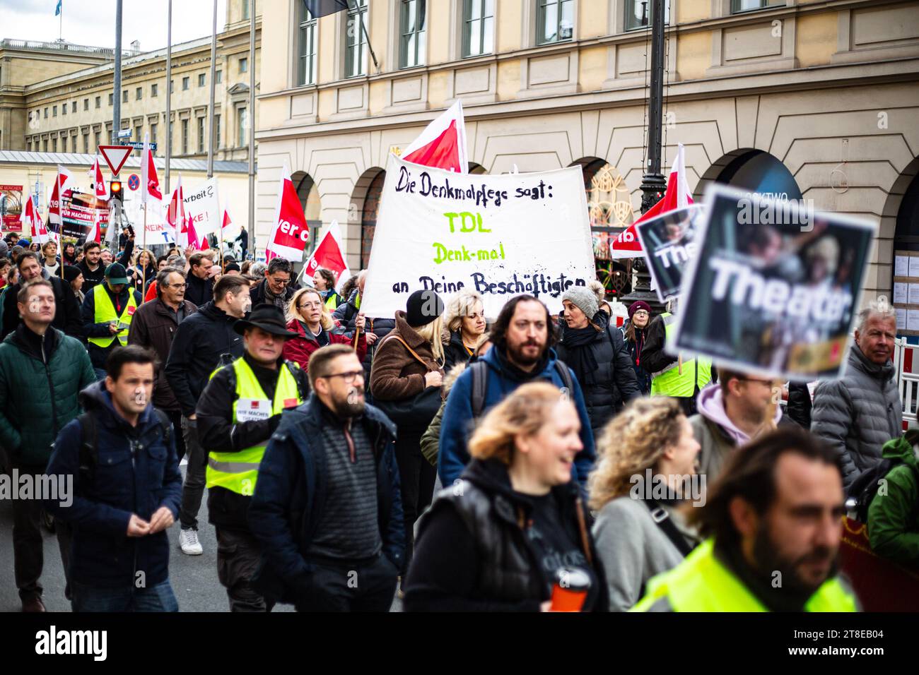 Munich, Germany. 20th Nov, 2023. Strike demonstration by Verdi, Police ...