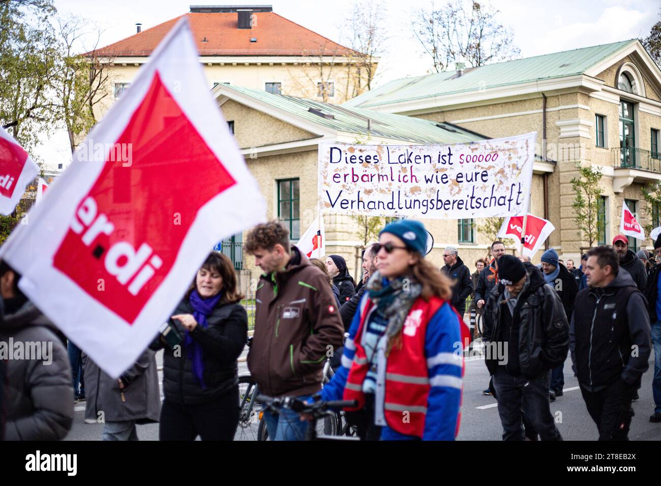 Munich, Germany. 20th Nov, 2023. Strike demonstration by Verdi, Police ...