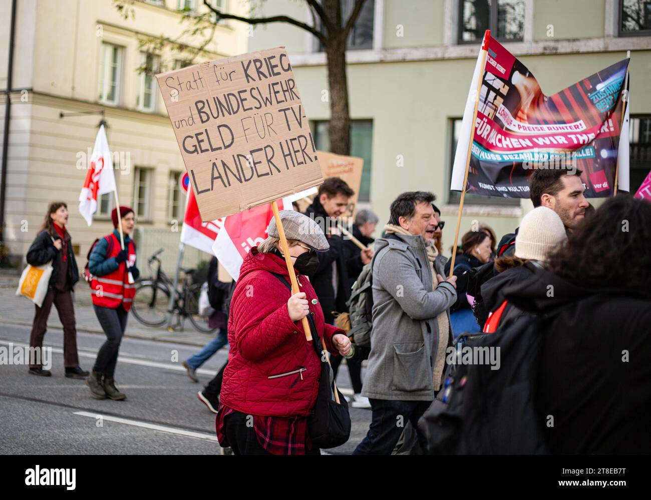 Munich, Germany. 20th Nov, 2023. Strike demonstration by Verdi, Police ...