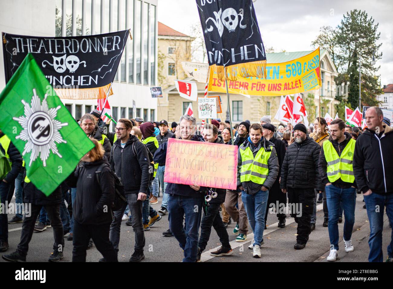 Munich, Germany. 20th Nov, 2023. Strike demonstration by Verdi, Police ...