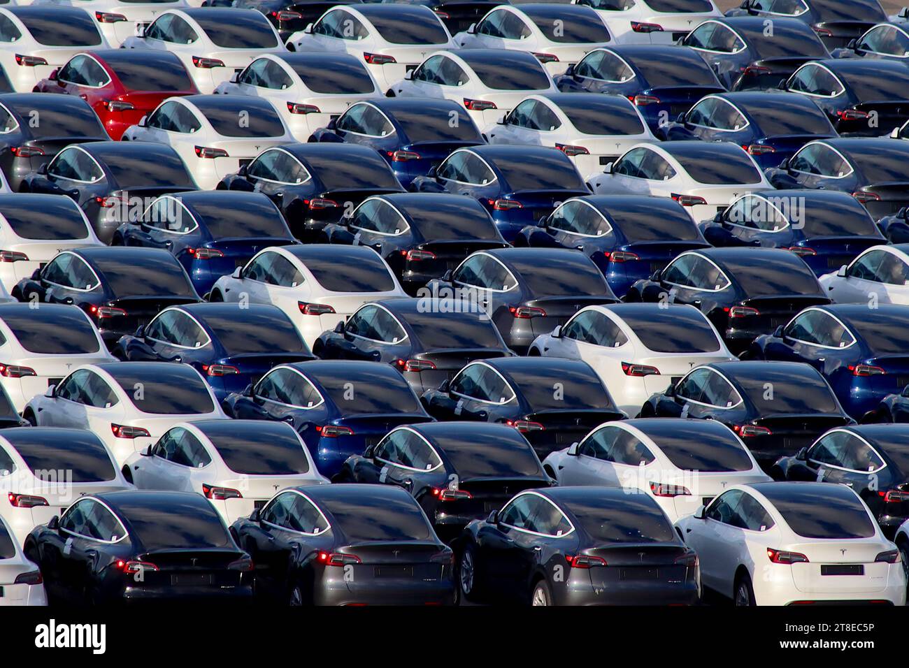 Car transporters hi-res stock photography and images - Alamy