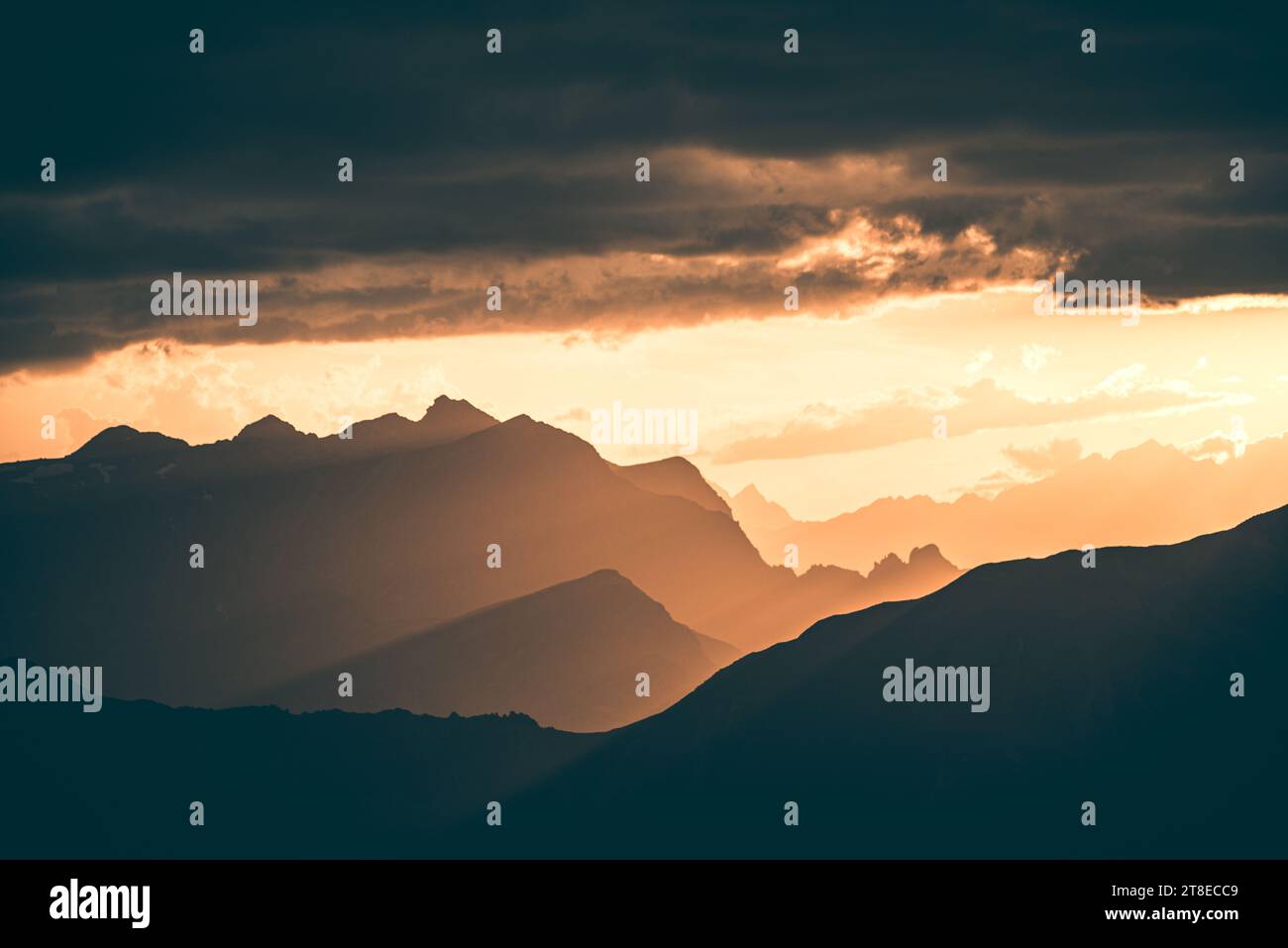 Epic mountainscape hi-res stock photography and images - Alamy