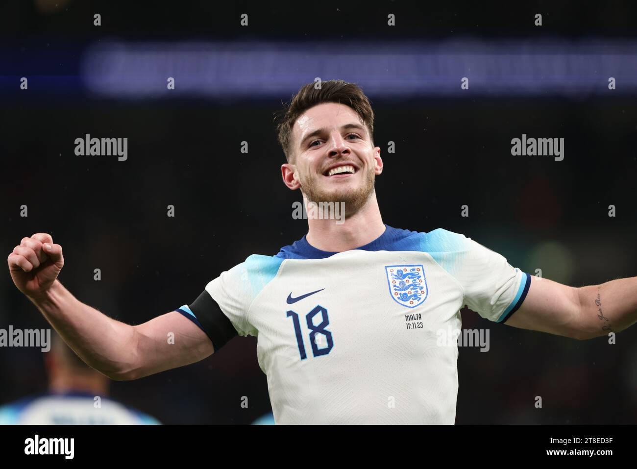 Declan Rice (E) celebrates scoring, but his goal was disallowed at the ...