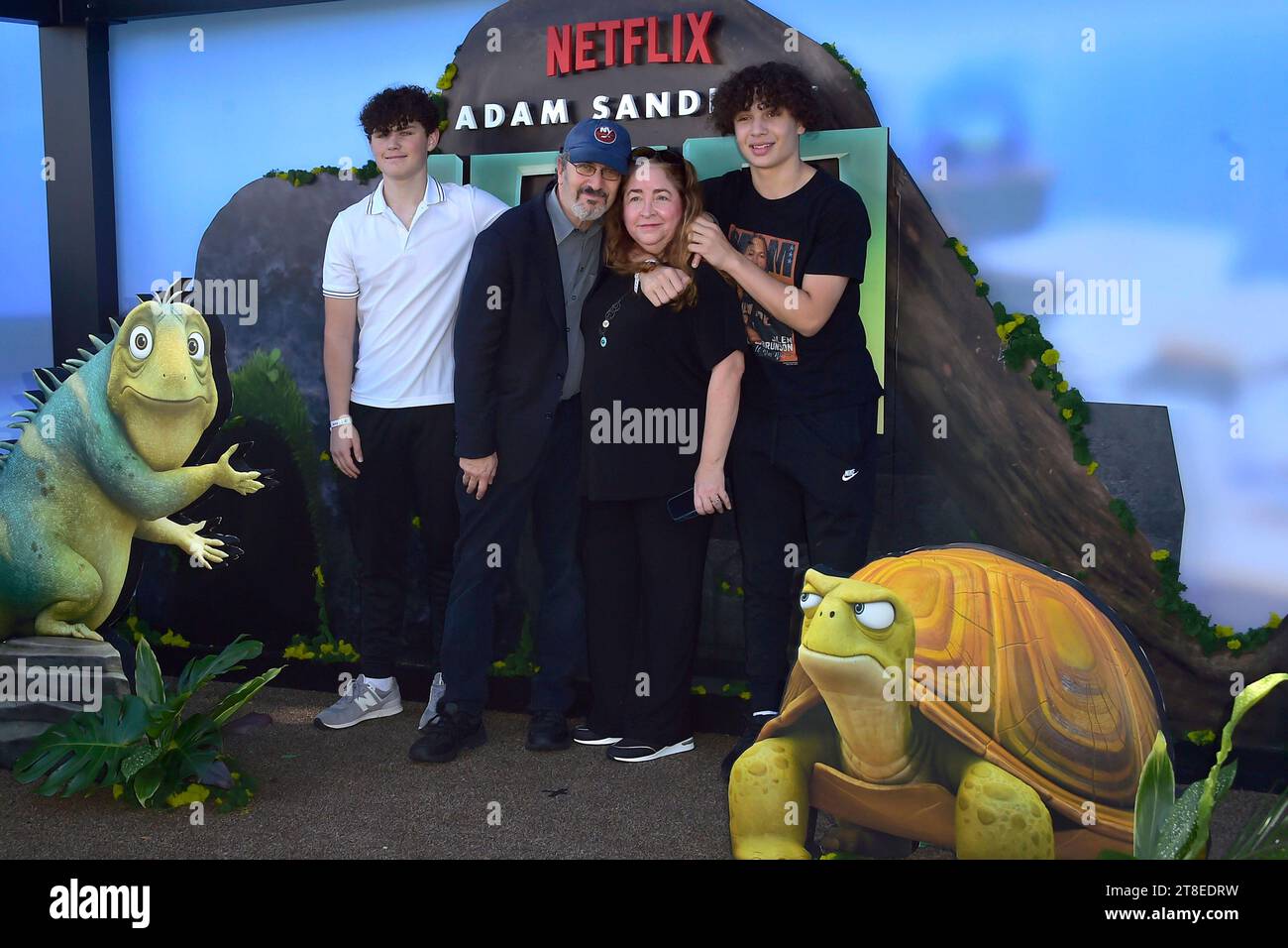 Robert Smigel mit Ehefrau Michelle Saks Smigel und Familie bei der ...