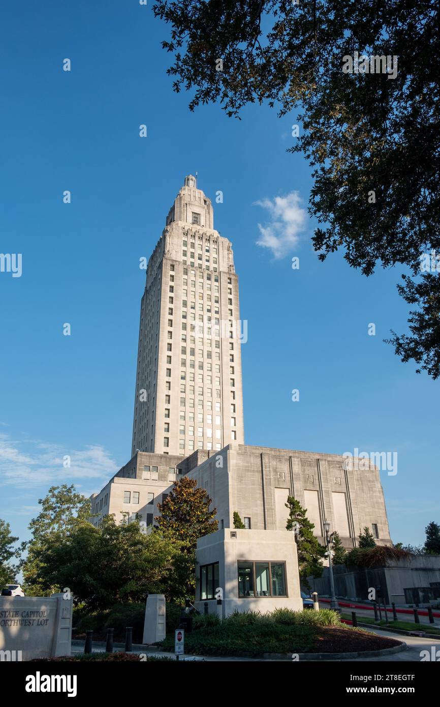 Capitol building in downtown baton hi-res stock photography and images ...
